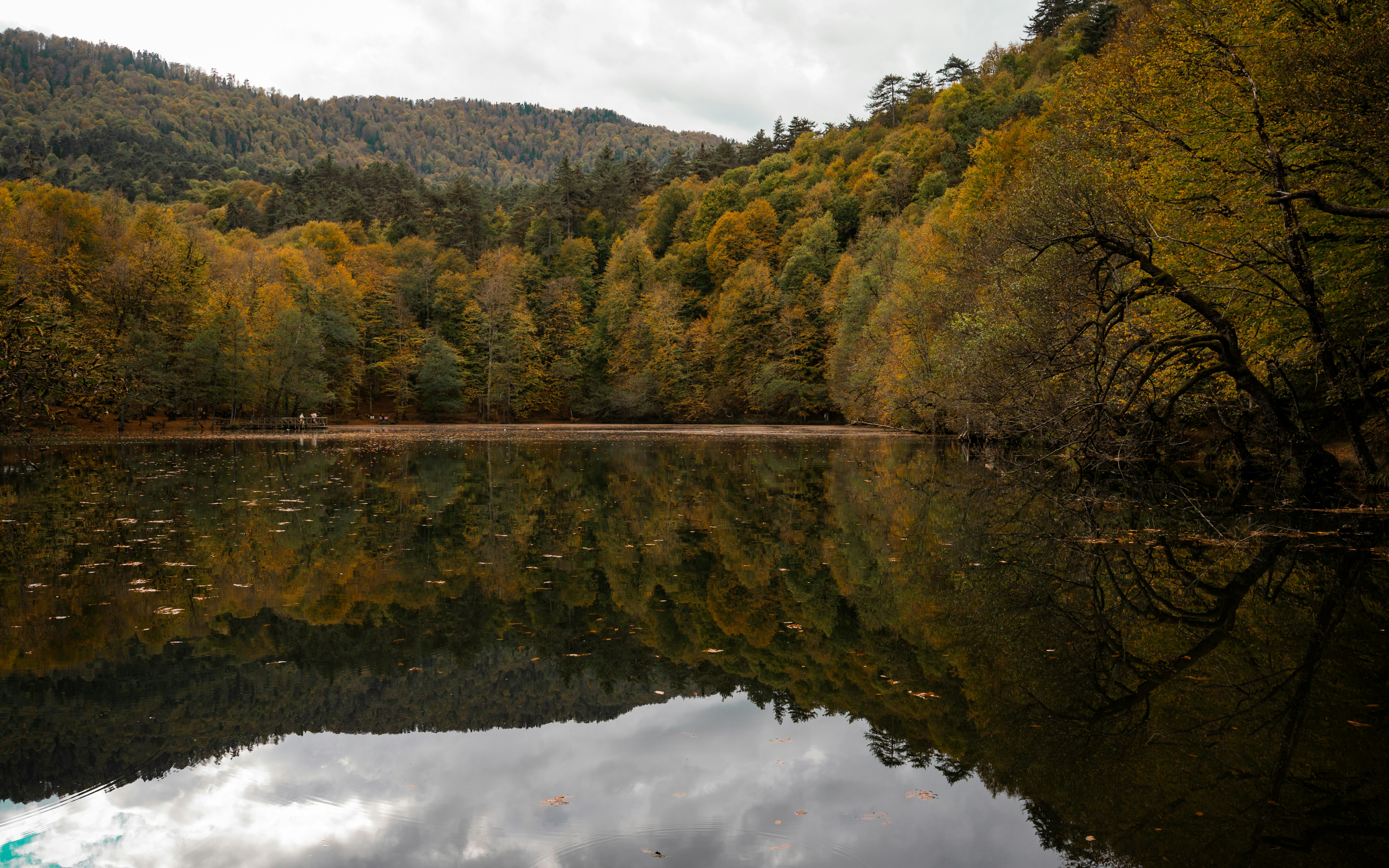 Mirror Lake in Autumn Quiet
