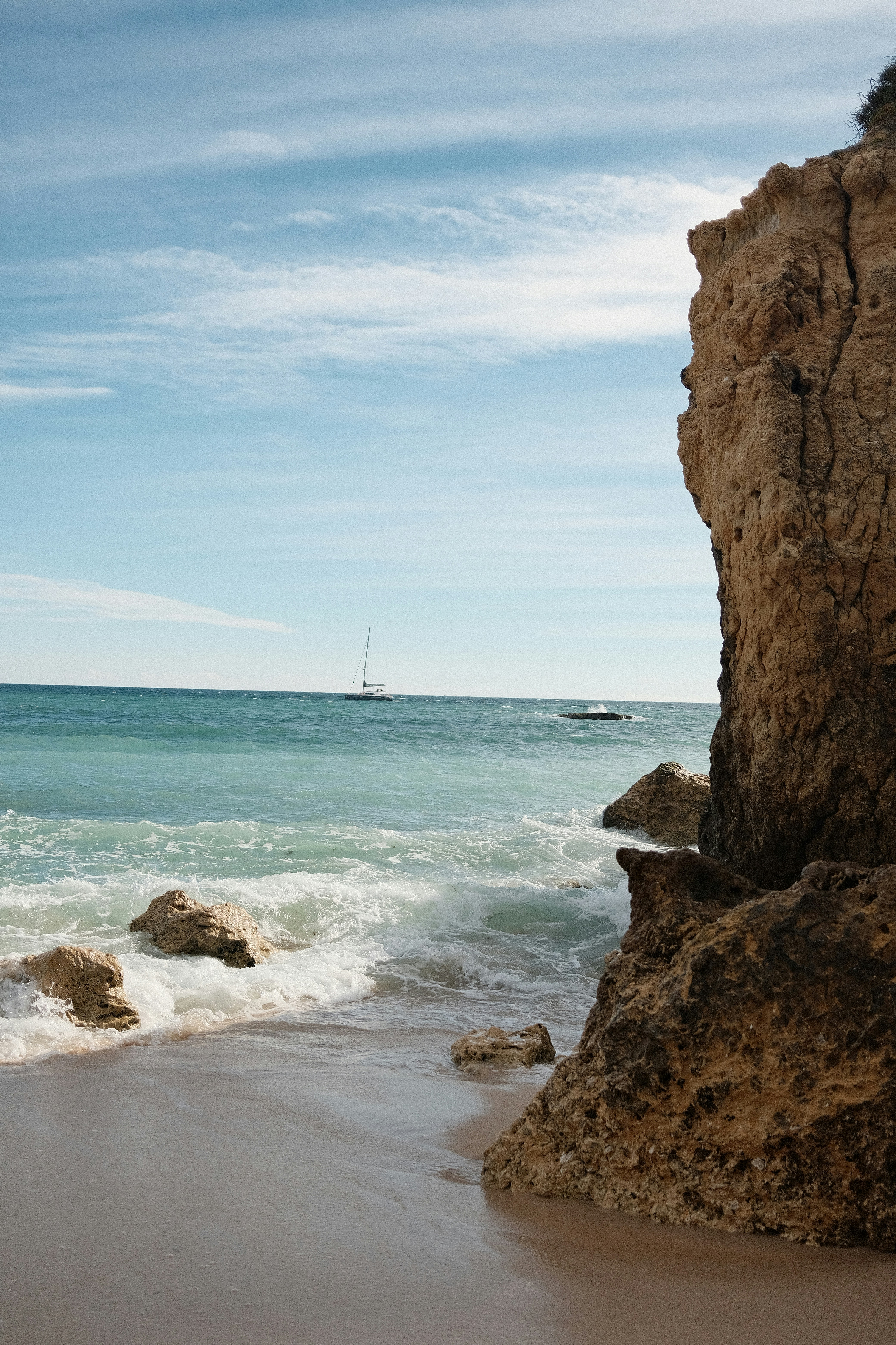 Sea Cliff Overlook: A Quiet Horizon Beyond the Grit