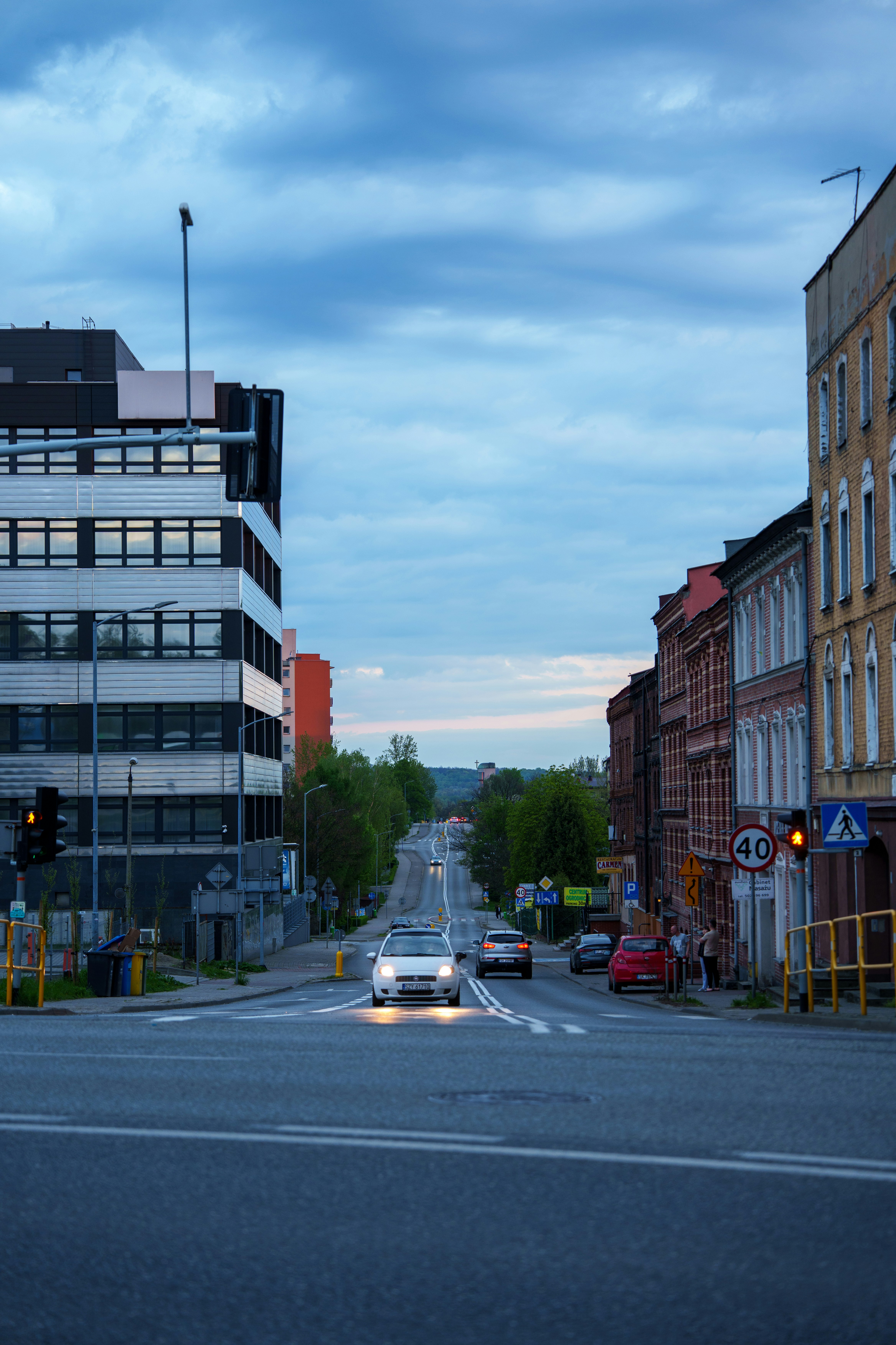 Street Vista: A Quiet Descent Through an Urban Corridor