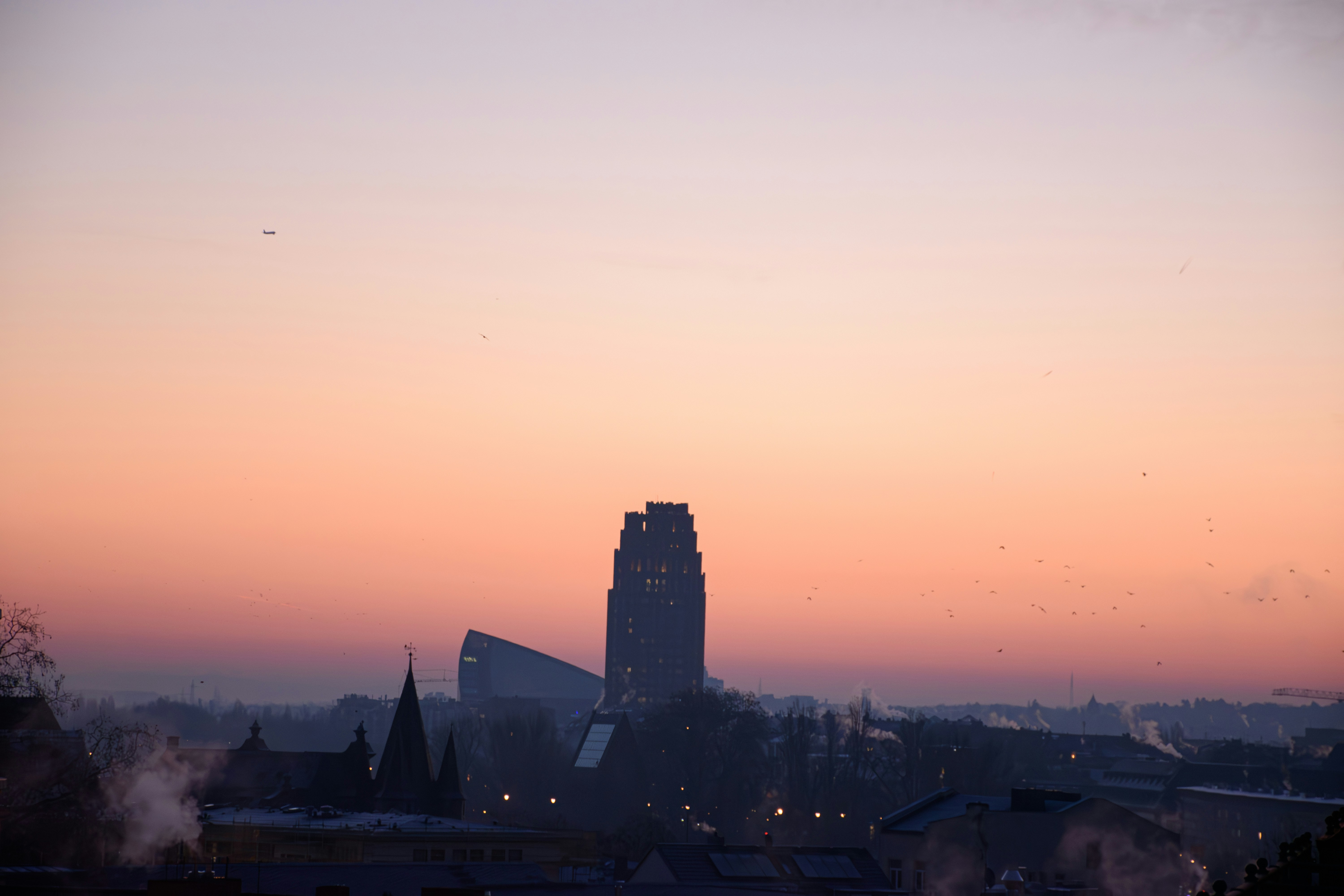 Dusk Skyline: A Velvet Horizon Above a Quiet City