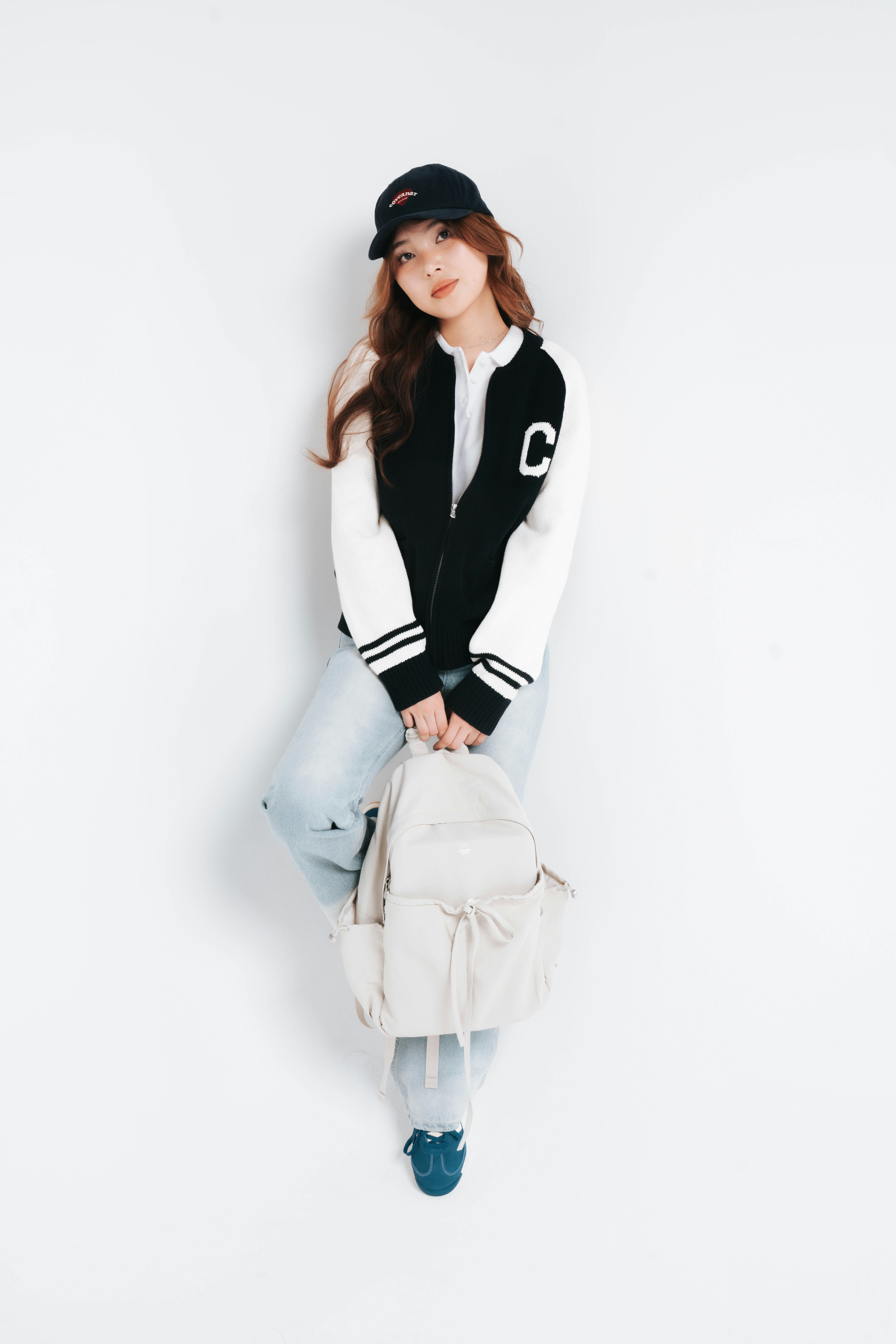 Soft Minimalism: A Quiet Street Style Portrait