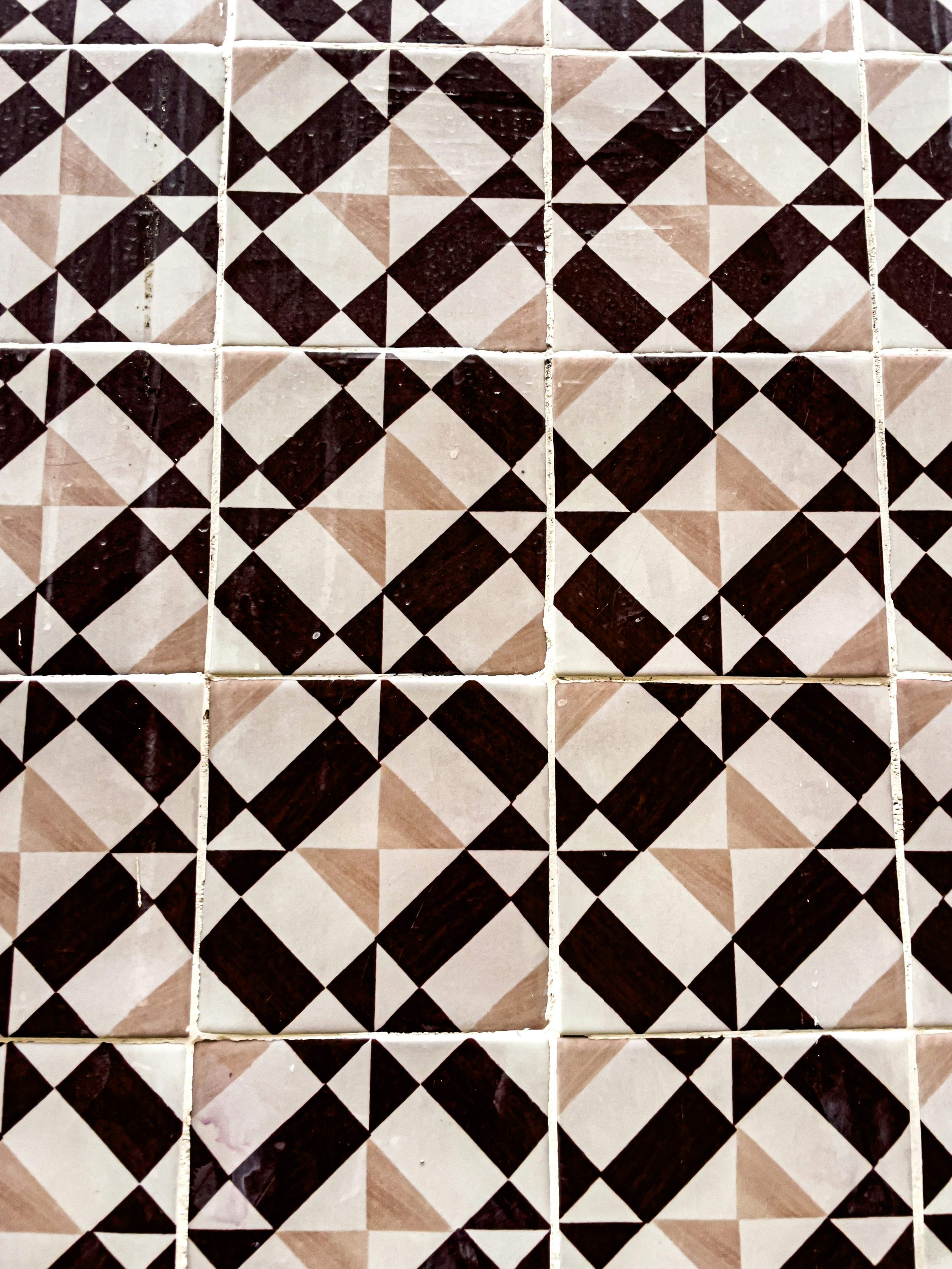 Crisscross Geometry: A Close-Up of Tiled Diamond Patterns