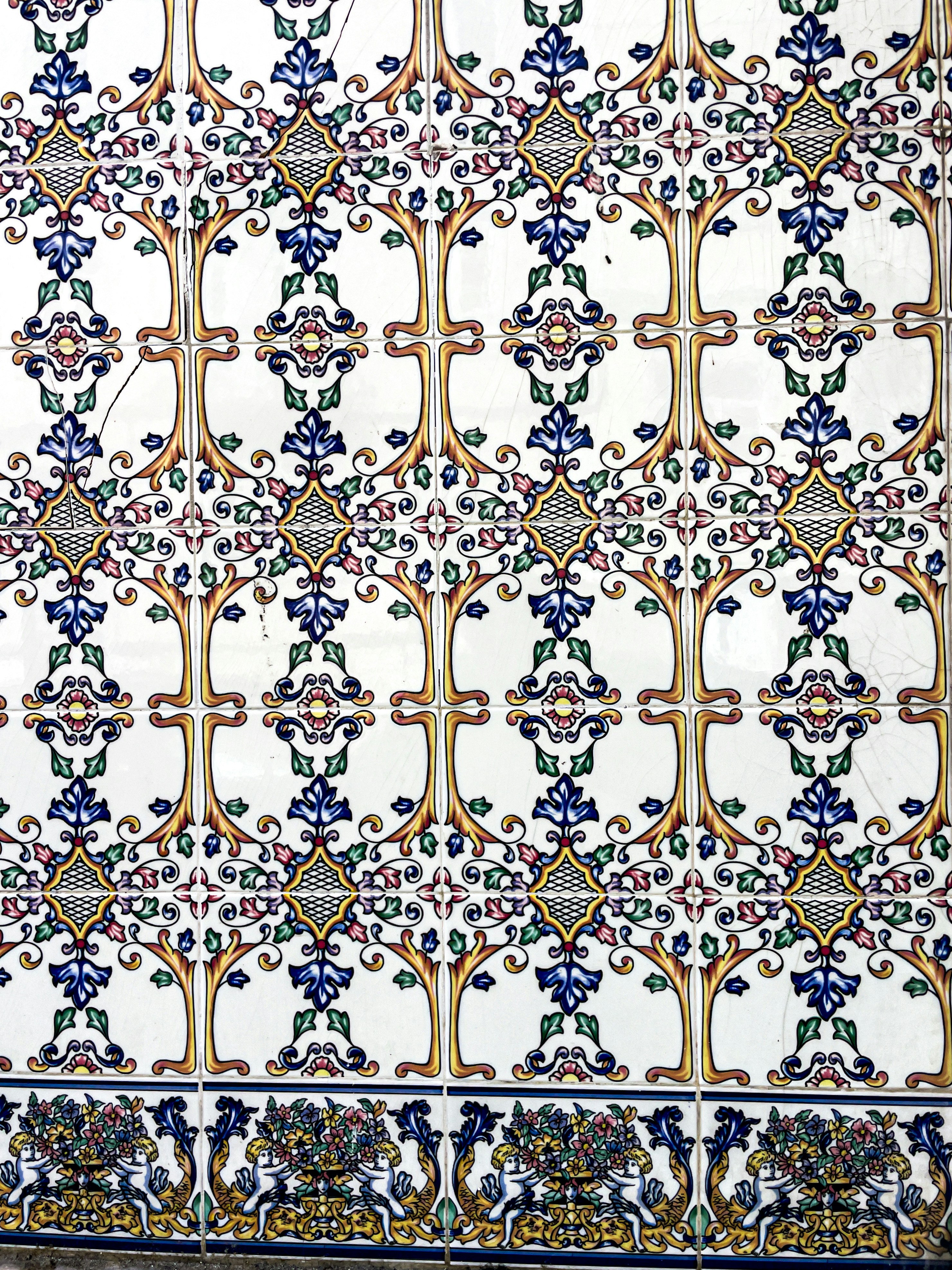 Ornate Tile Tapestry: Repeating Royal Motifs in Ceramic Design
