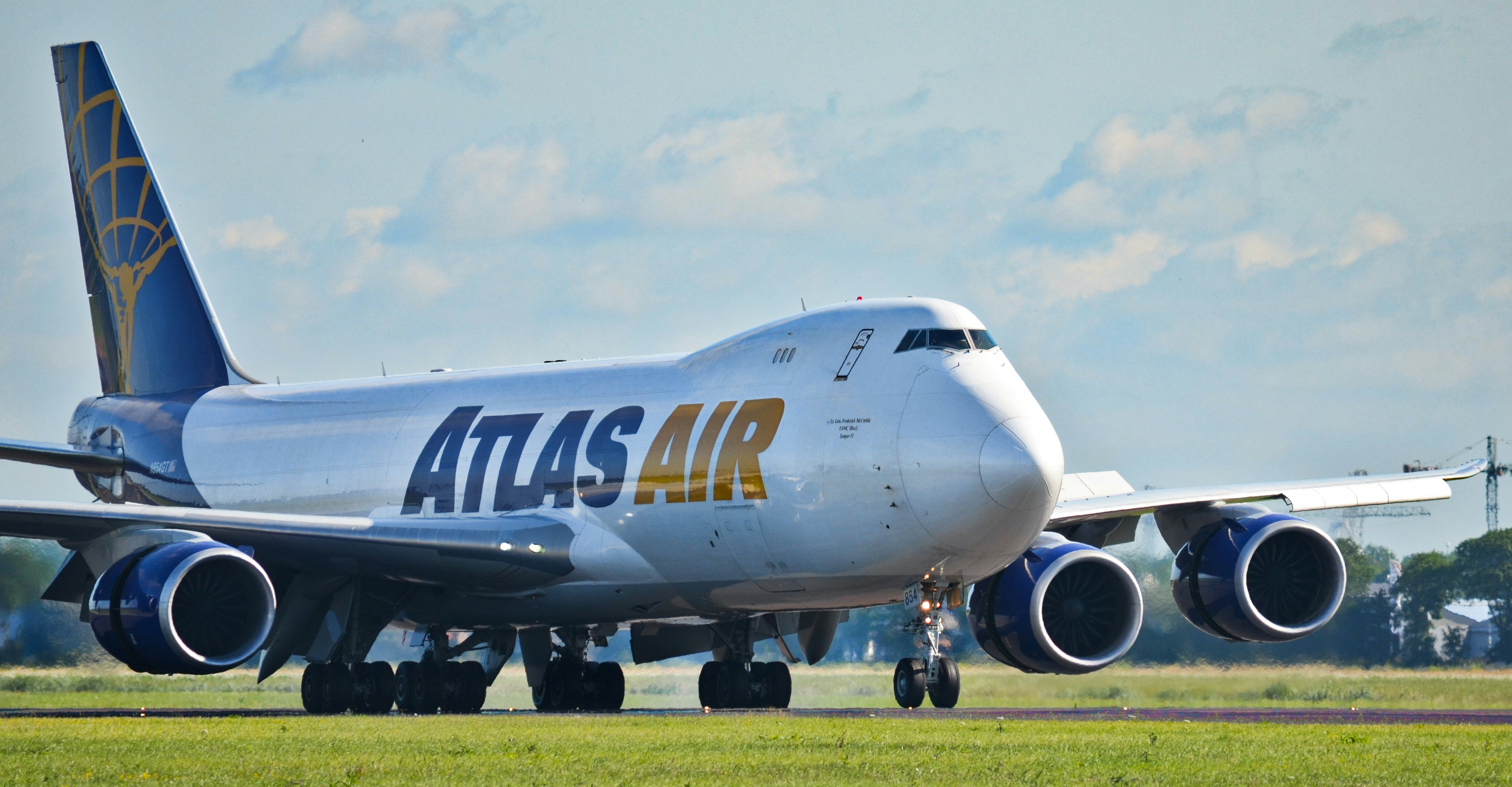 Atlas Air Dreamliner, Grounded Majesty on Runway