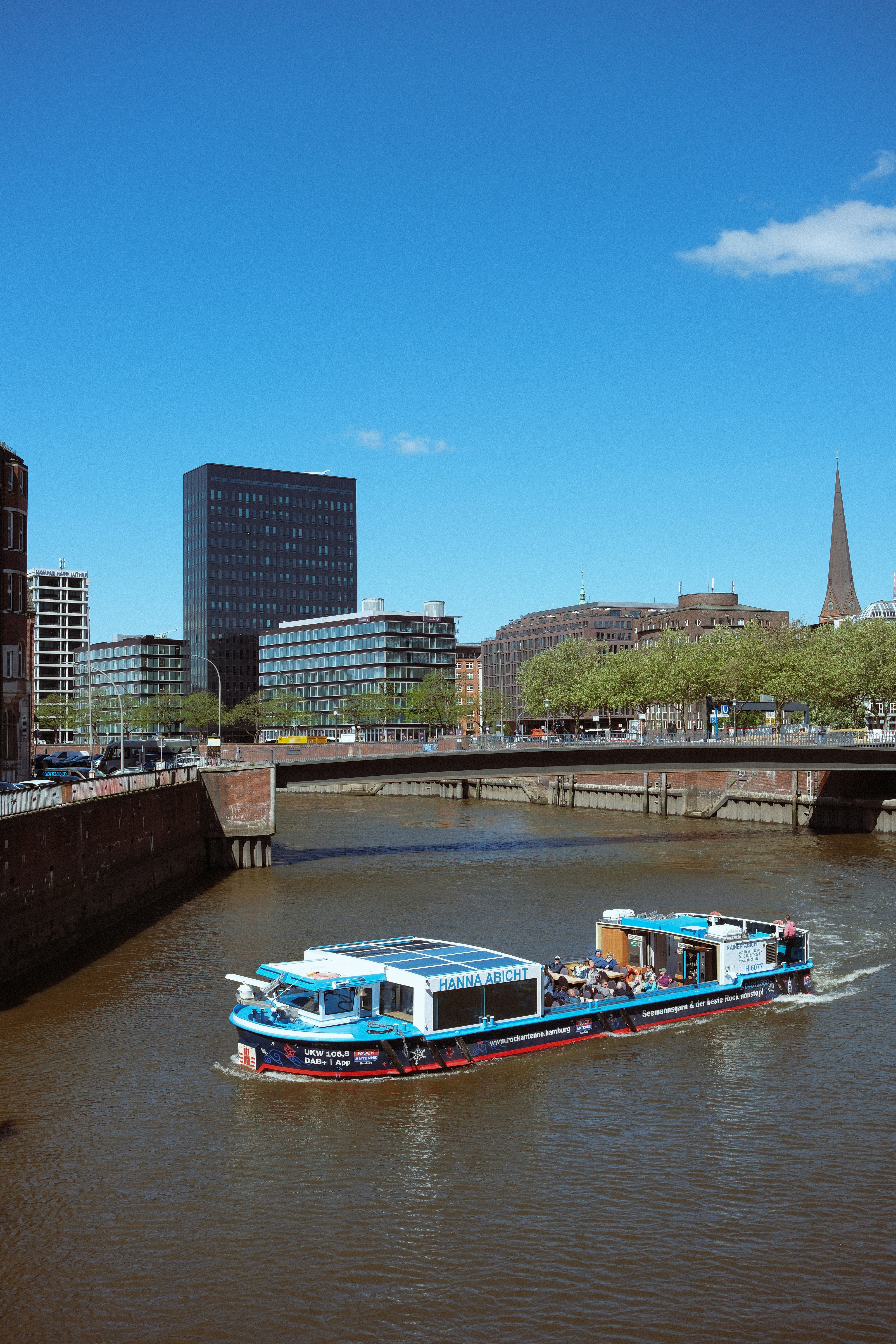 City River Loggia: A Bright Day Beneath a Modern Skyline