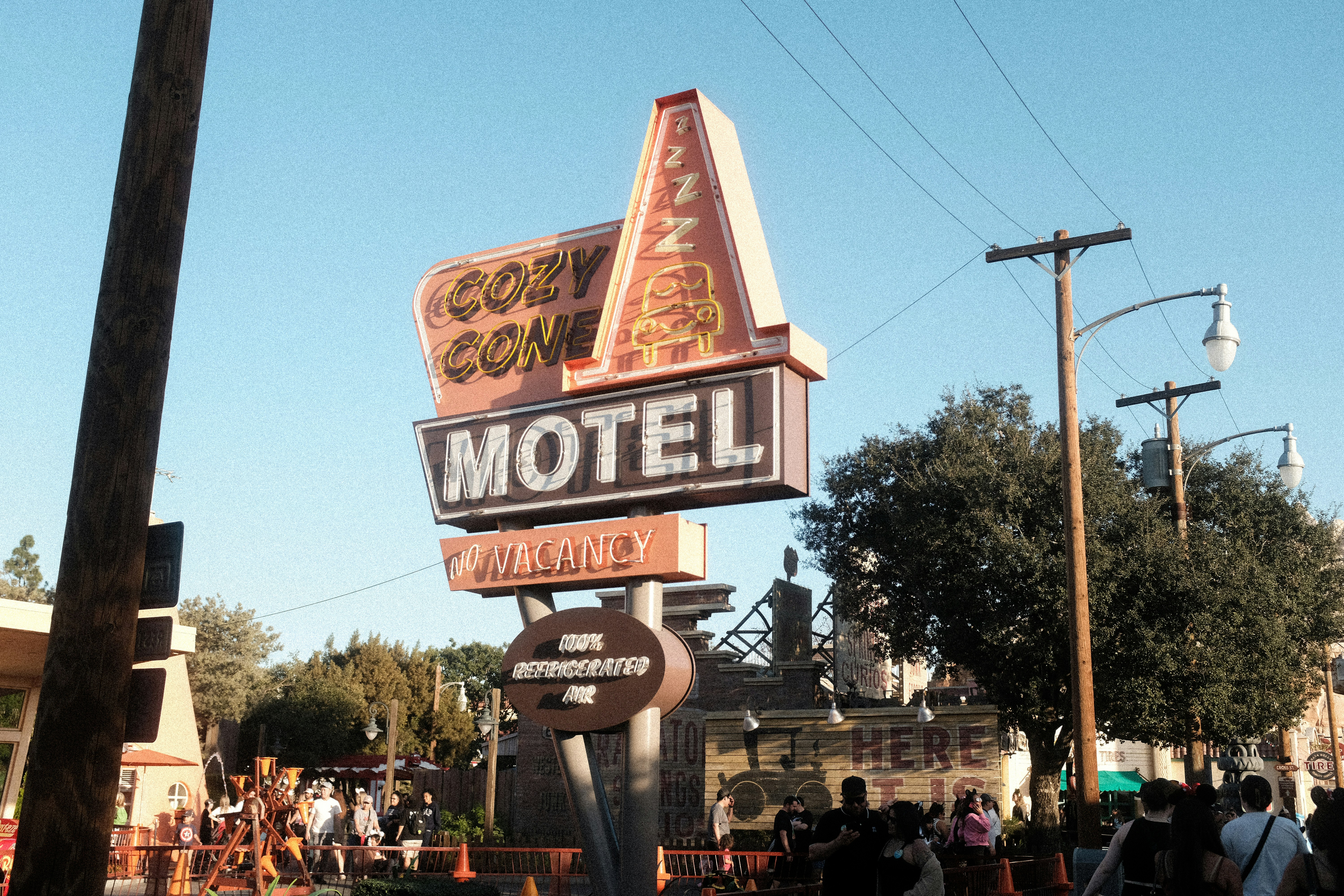 Neon Edge of Nostalgia at the Wide-Eyed Motelsign