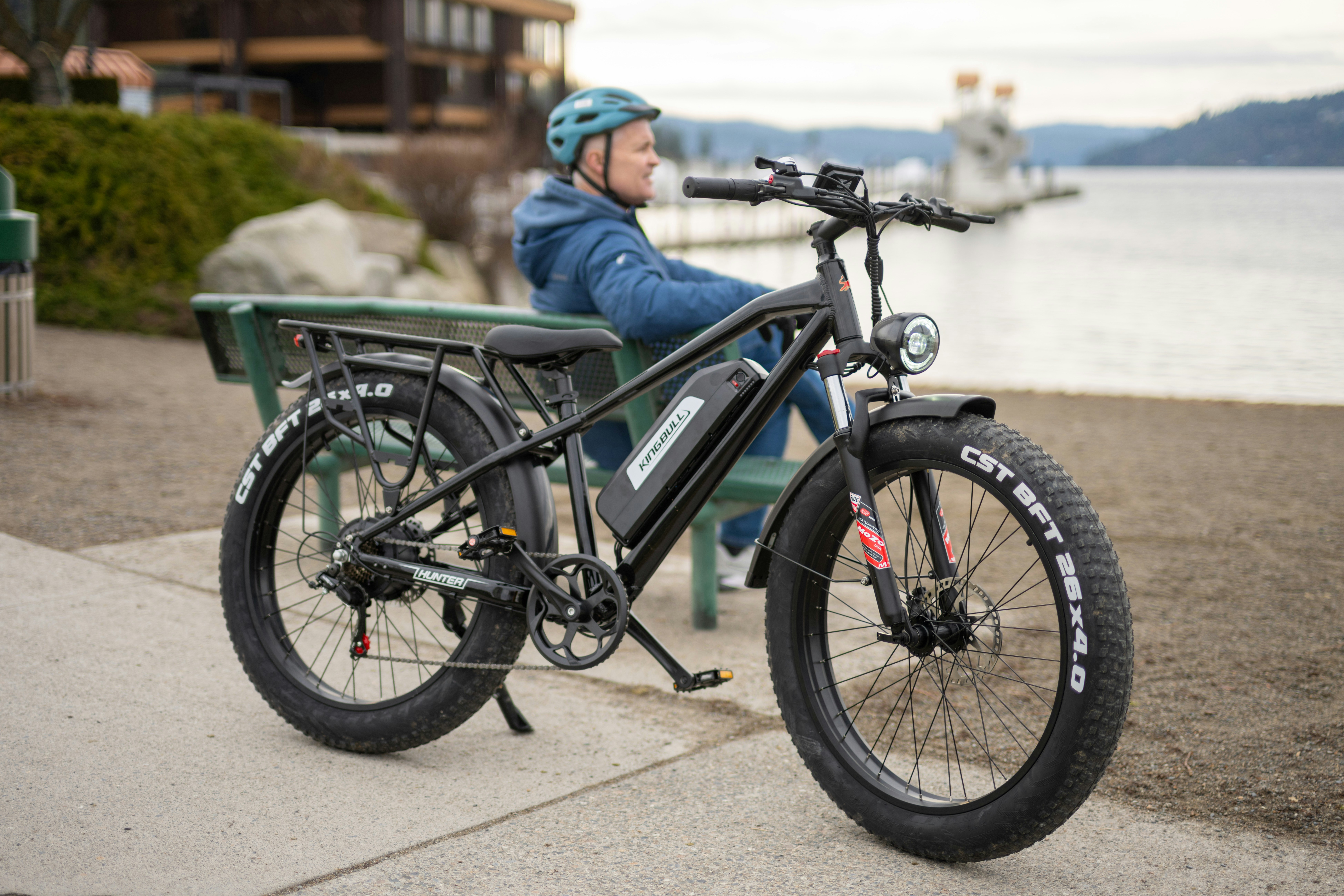 Electric Ride by the Lake: A Convoy of Quiet Power