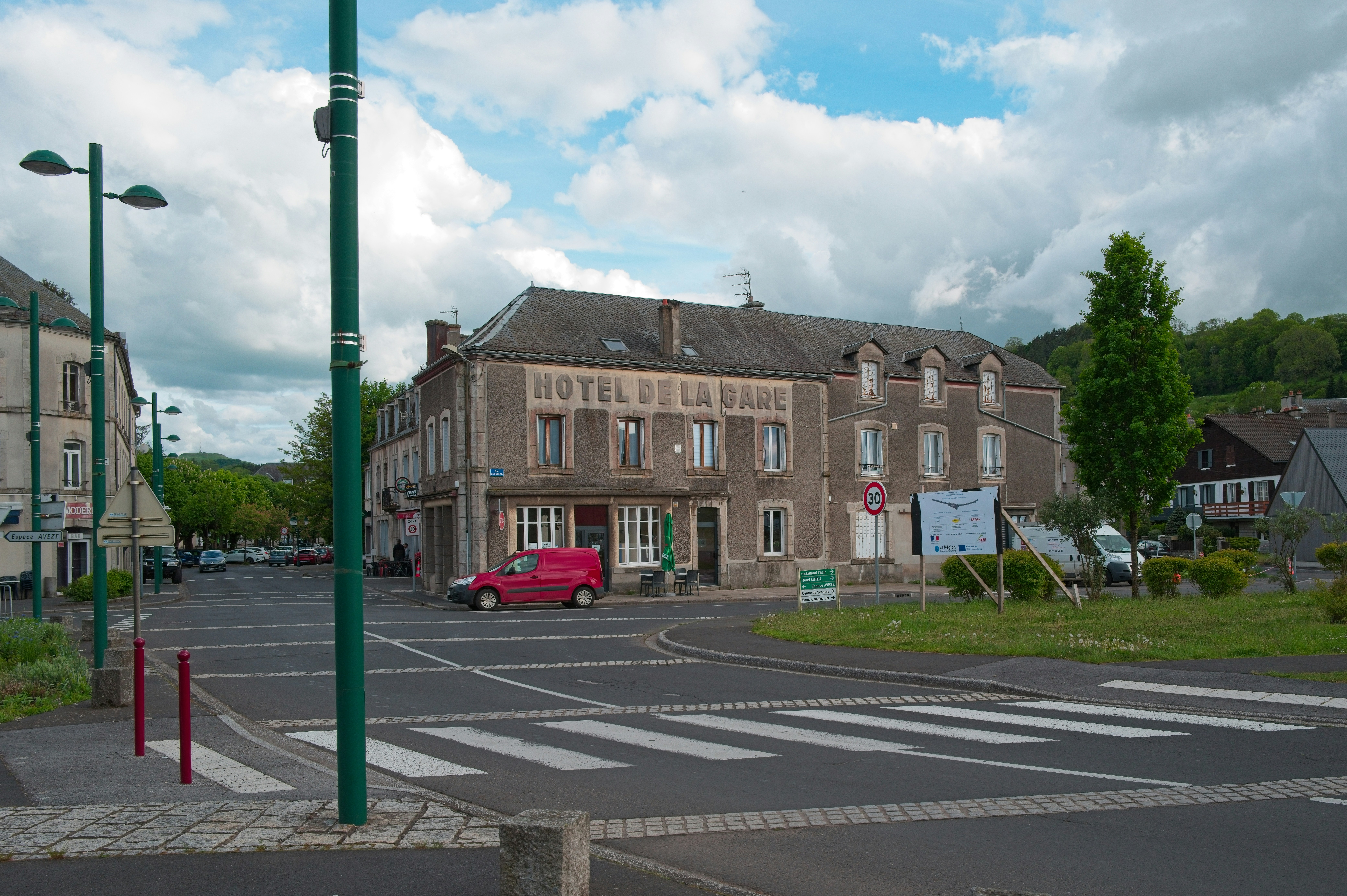 Hotel de la Gare: Quiet Street Corner by a Historic Station