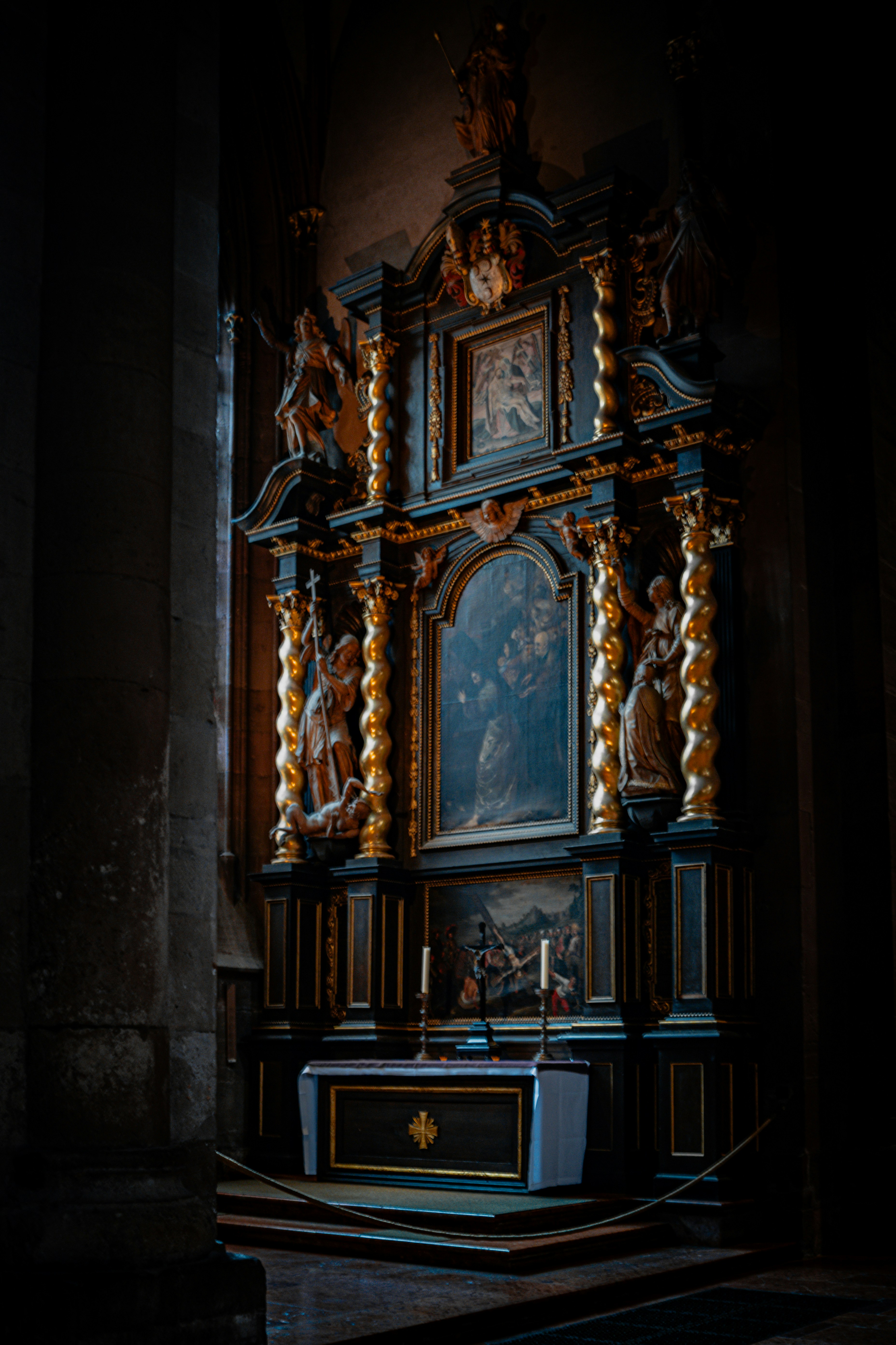 Gilded Altar in a Dim Cathedral: Lanterns and Portraits in Statued Reverie