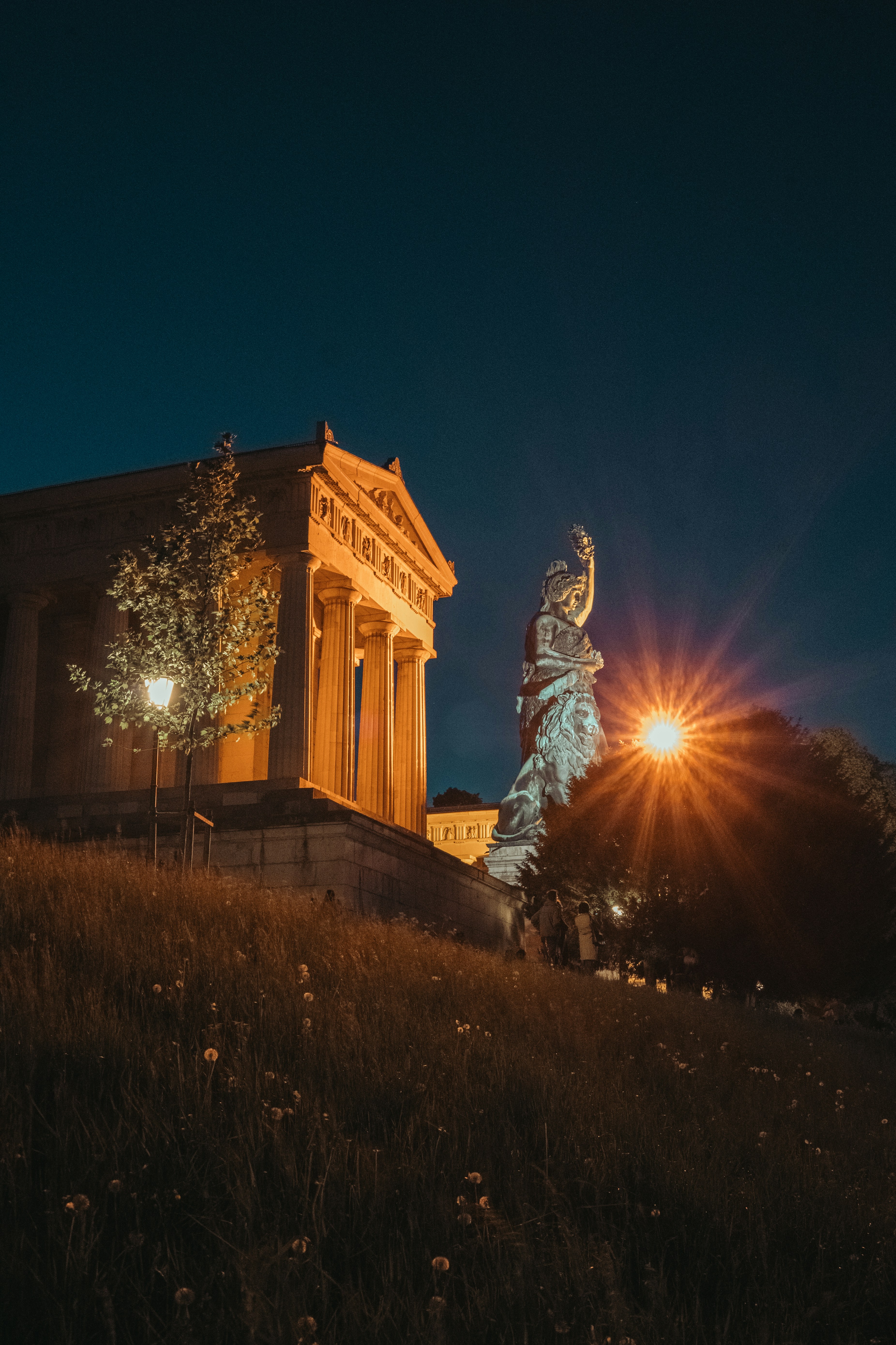 Statue Lanterns: Night Illumination by an Ancient Temple