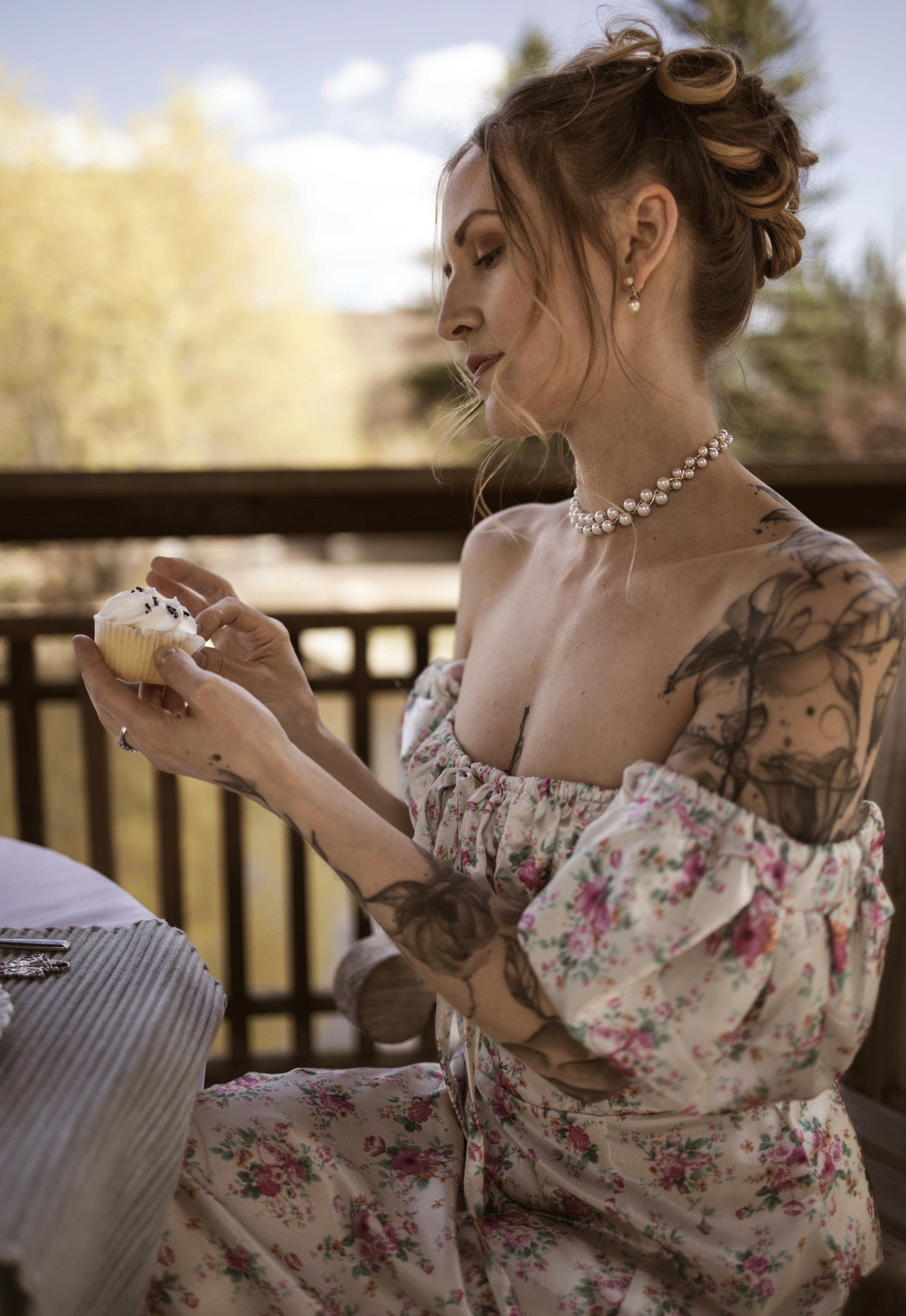 Pastel Bouquet: A Bride-to-Be with Tattoos at Golden Hour