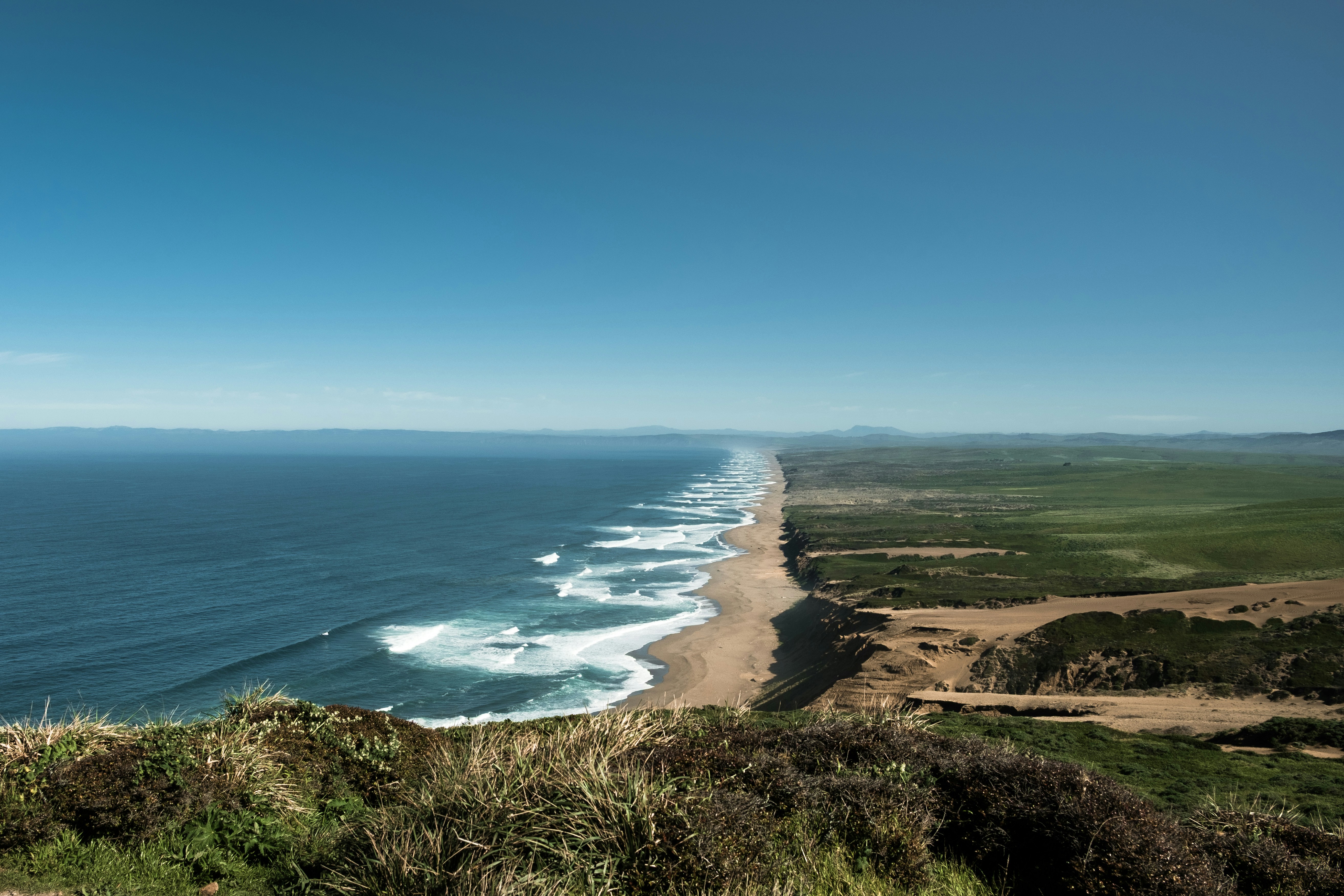 Coastal Horizon: A Quiet Verge Where Sea Meets Sand