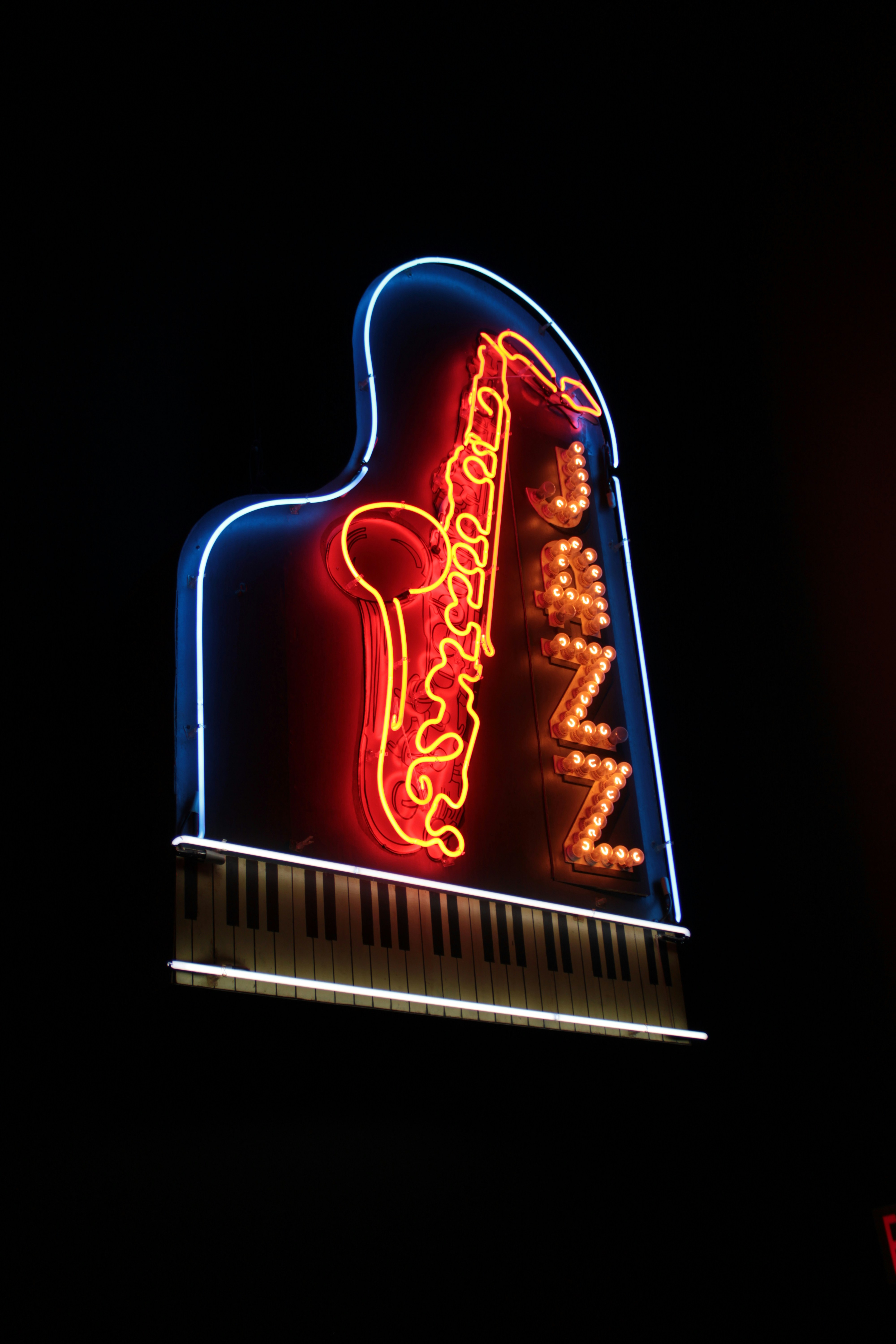The details of this neon sign I found were impeccable.