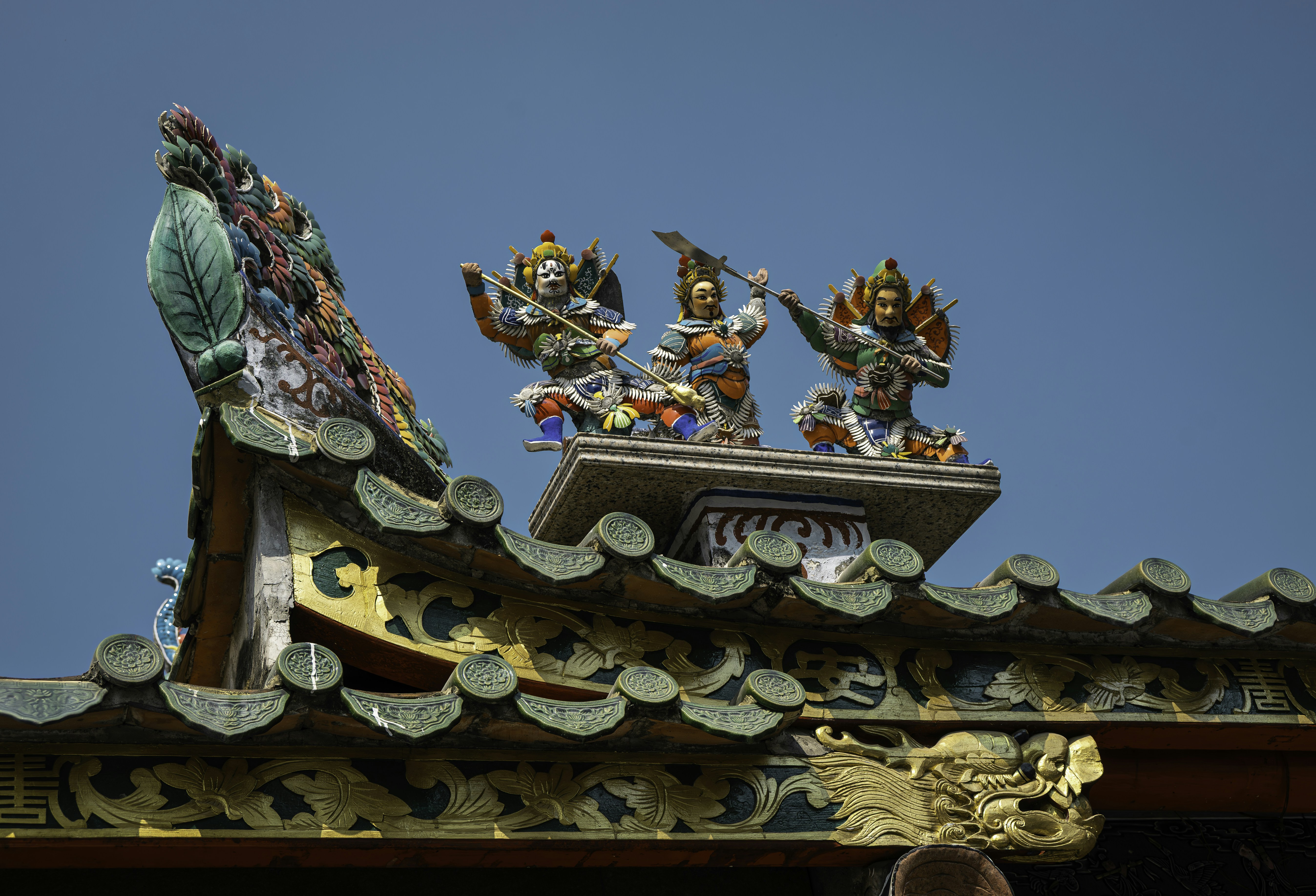 Dragon-Voiced Guardians on a Painted Roof
