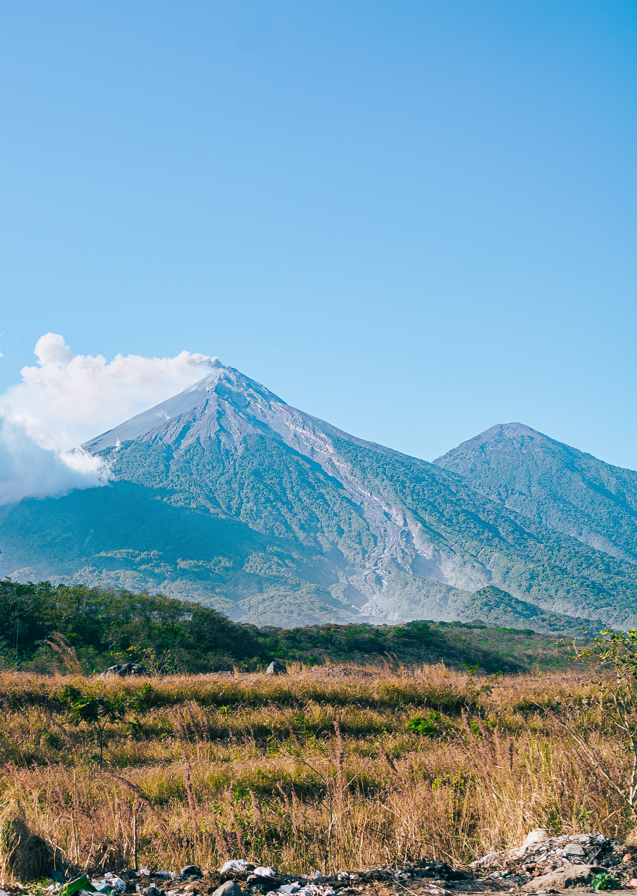 Majestic Mountain Sweep Under Clear Skies