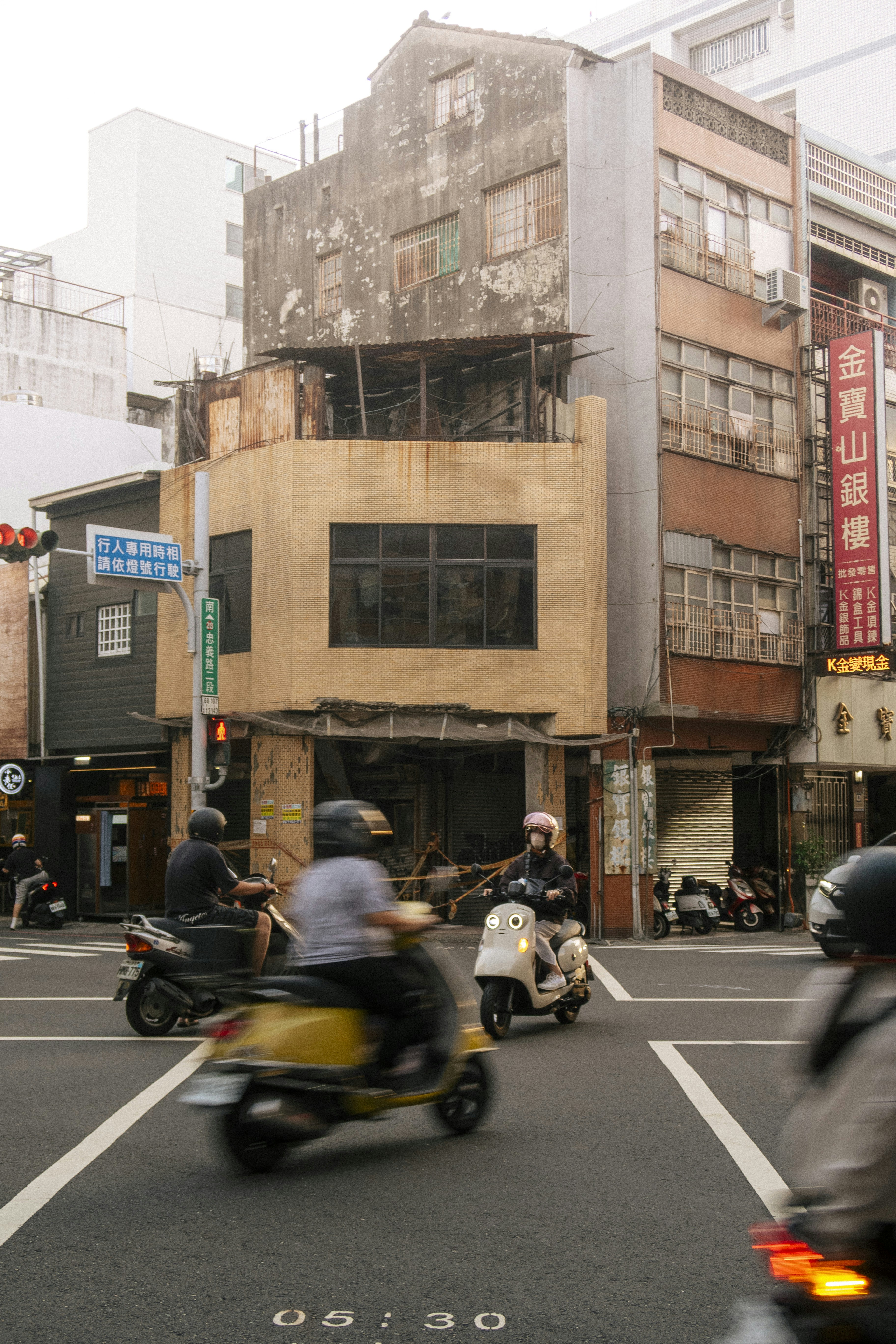 Corner of Activity: a Noodle of Movement at a Busy City Intersection
