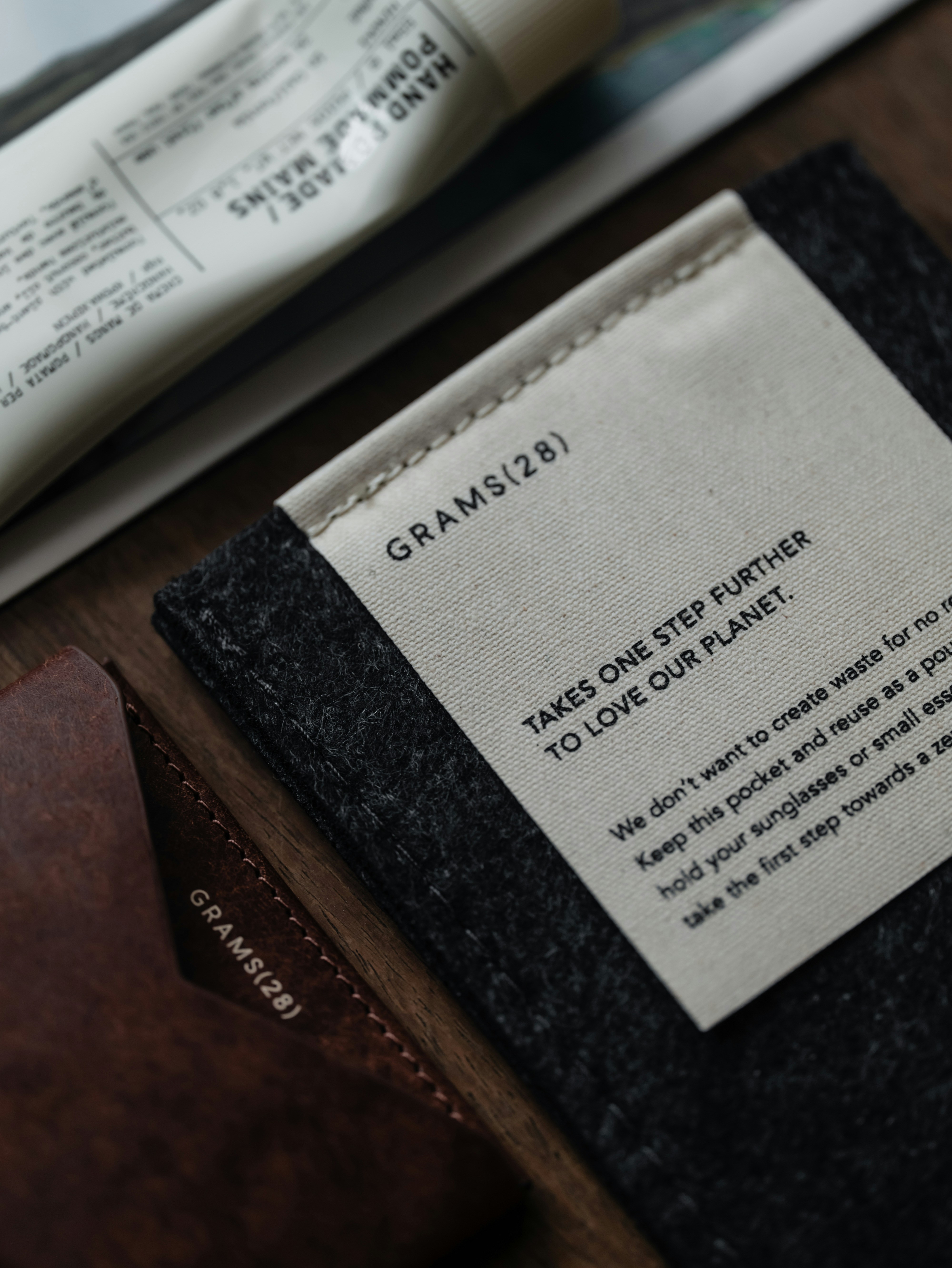 Labelled Threads: A Clamp of Textiles and Wallets