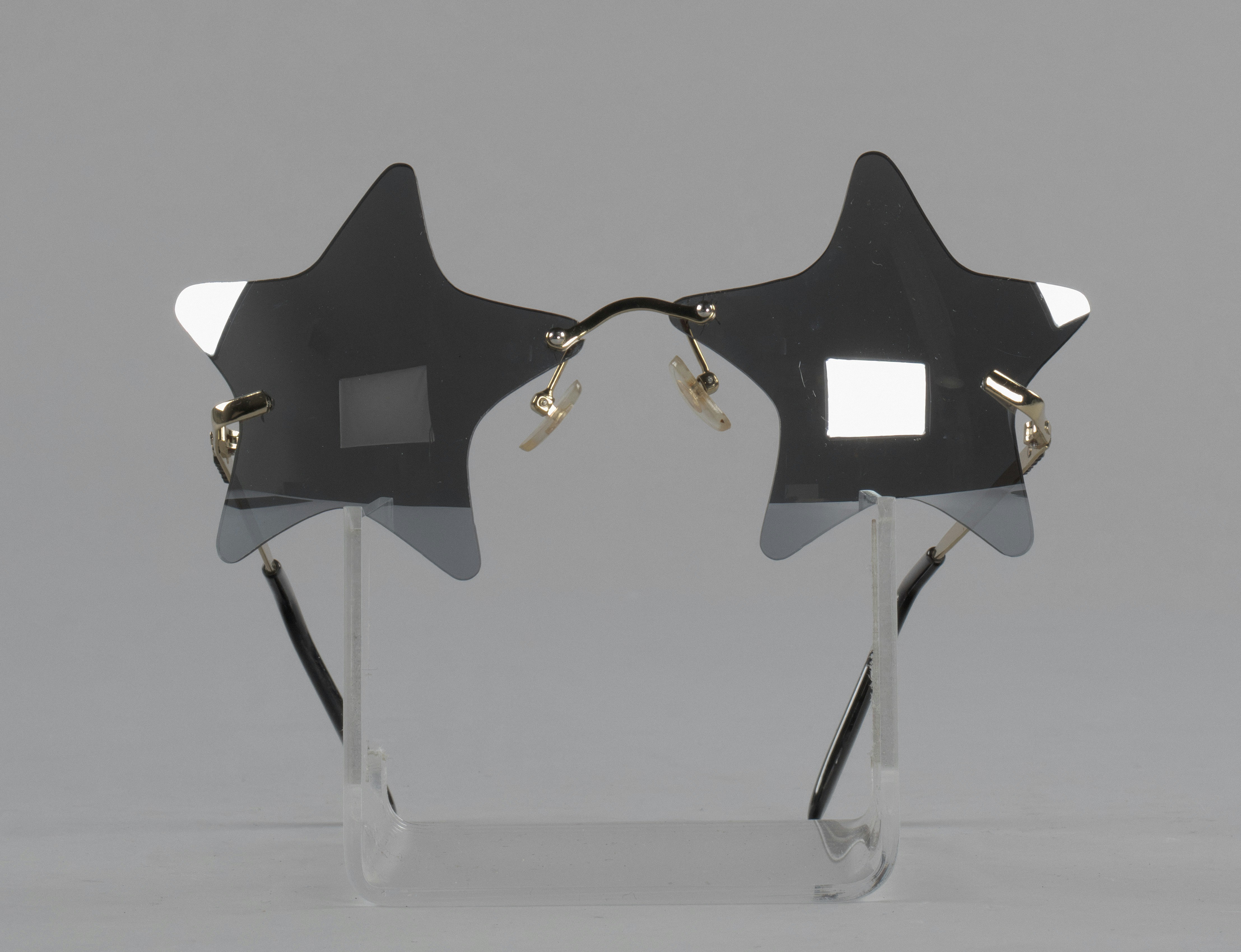 Mirror-Twin Visage: Arc Lights and Wire Frames