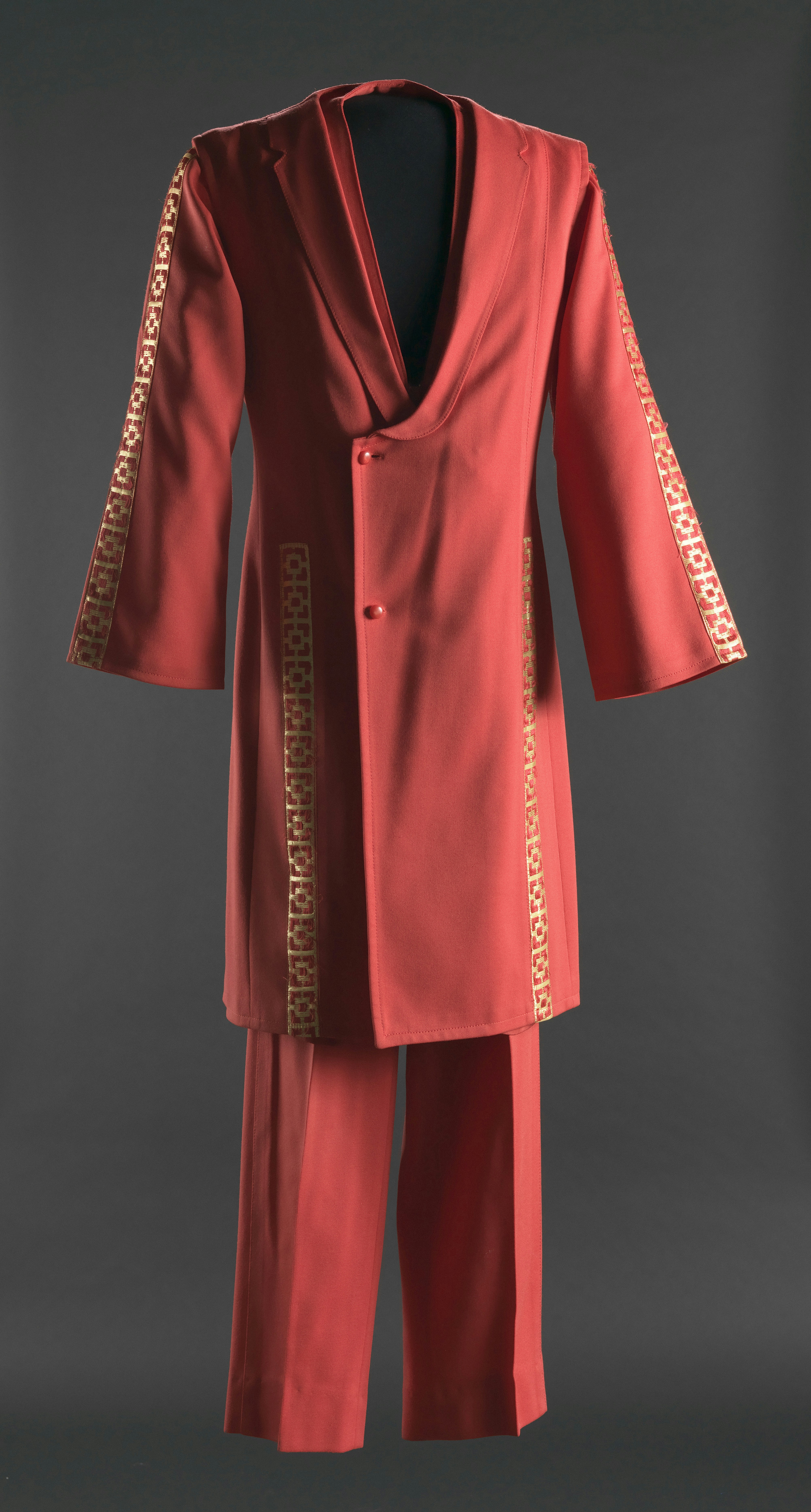 Crimson Ensemble: A Minimalist Red Suit on a Standalone Form