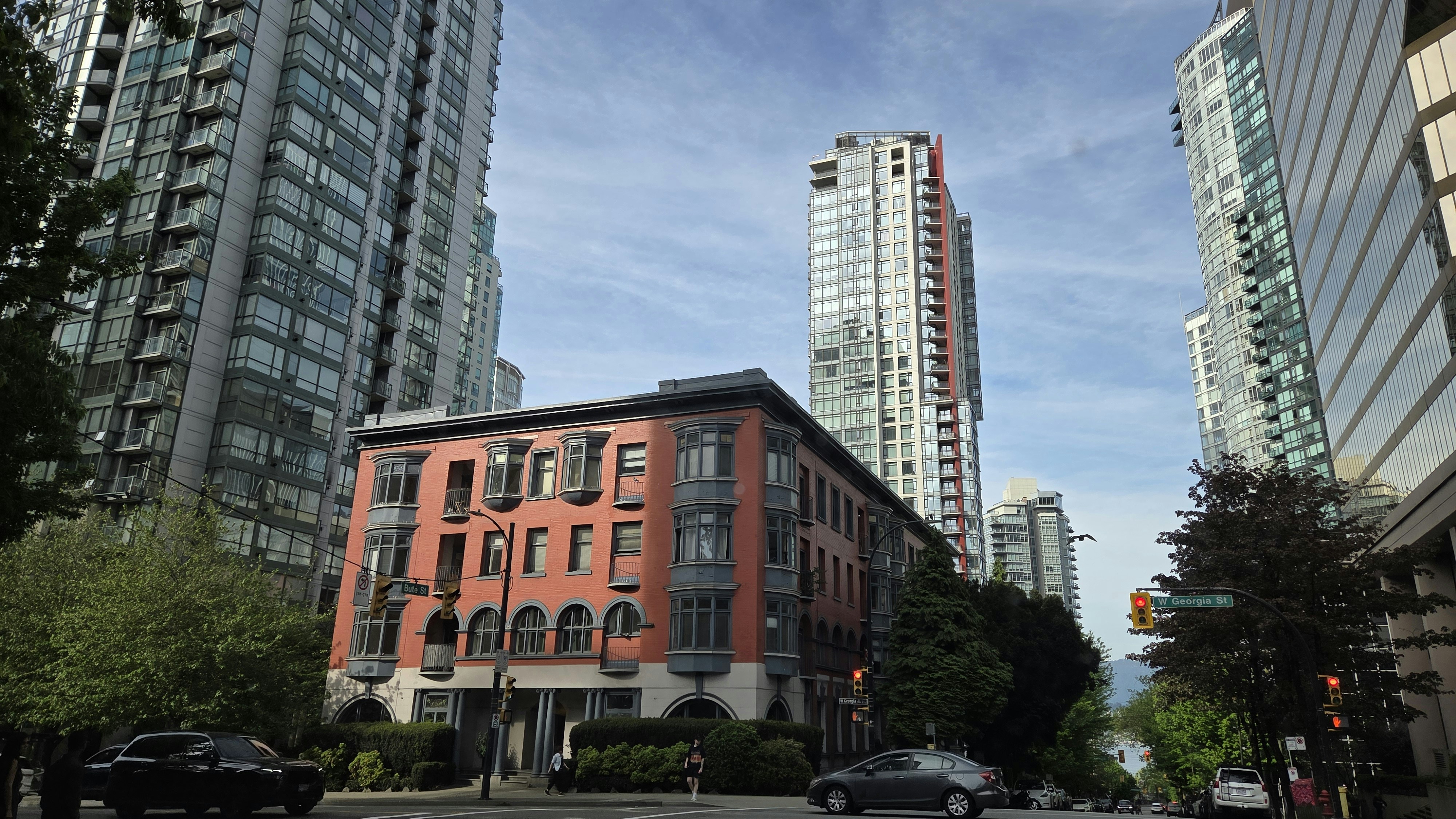 Brickfront Corner: A Classic Meets Skyline Arc