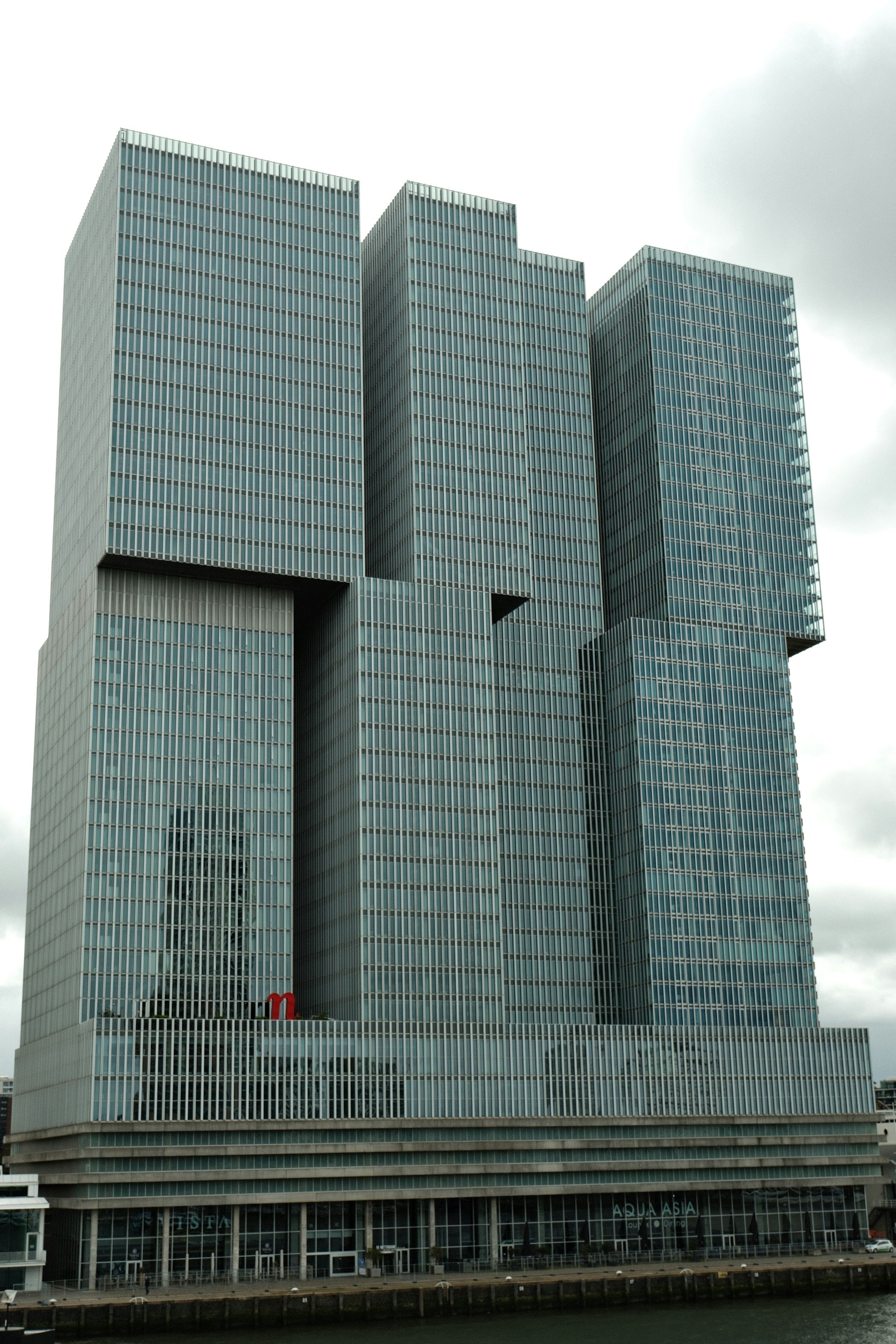 Harbor Towers: A Vertical City Rises Over the River