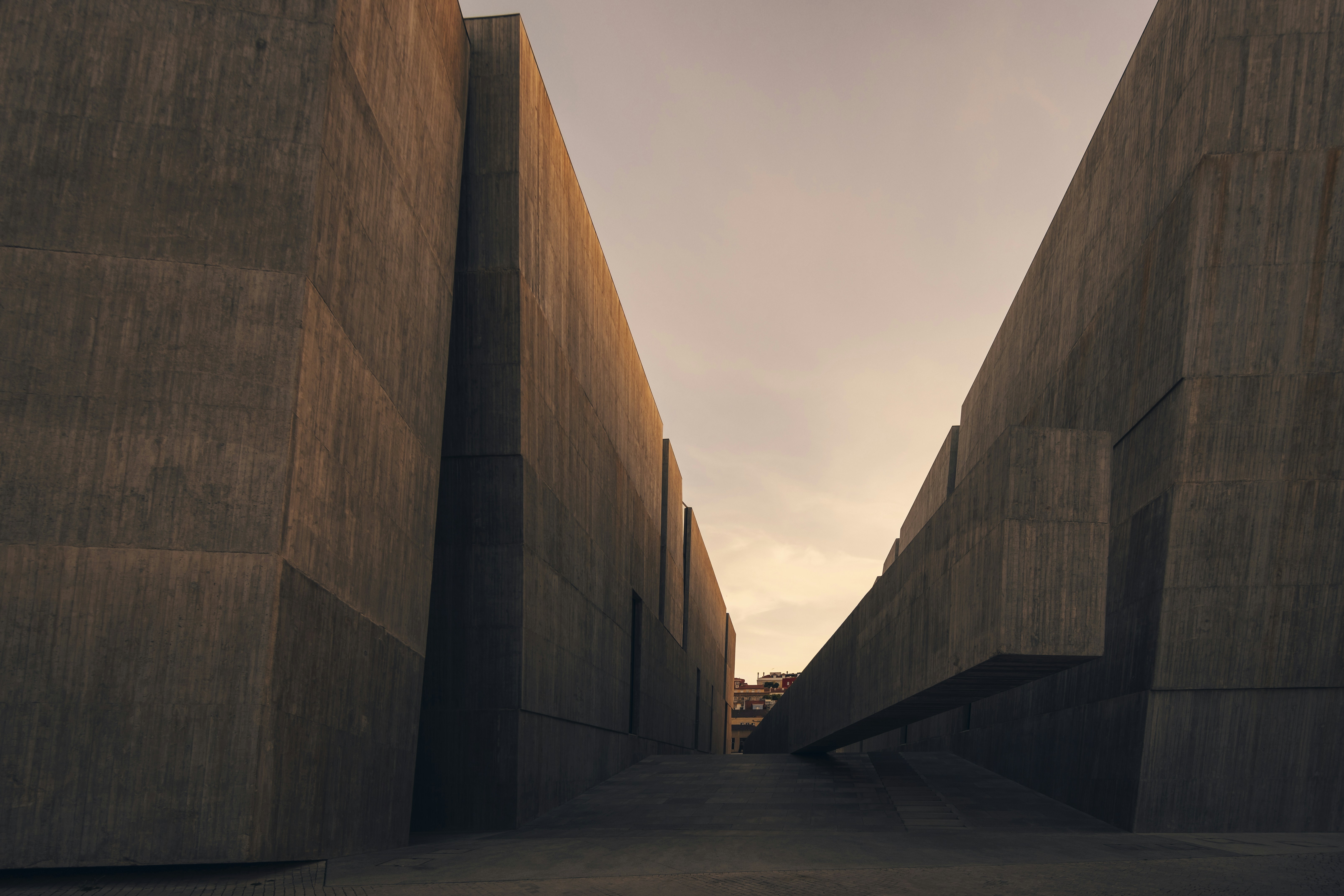 Concrete Canopy Asymmetry: A Narrow Corridor to the Horizon