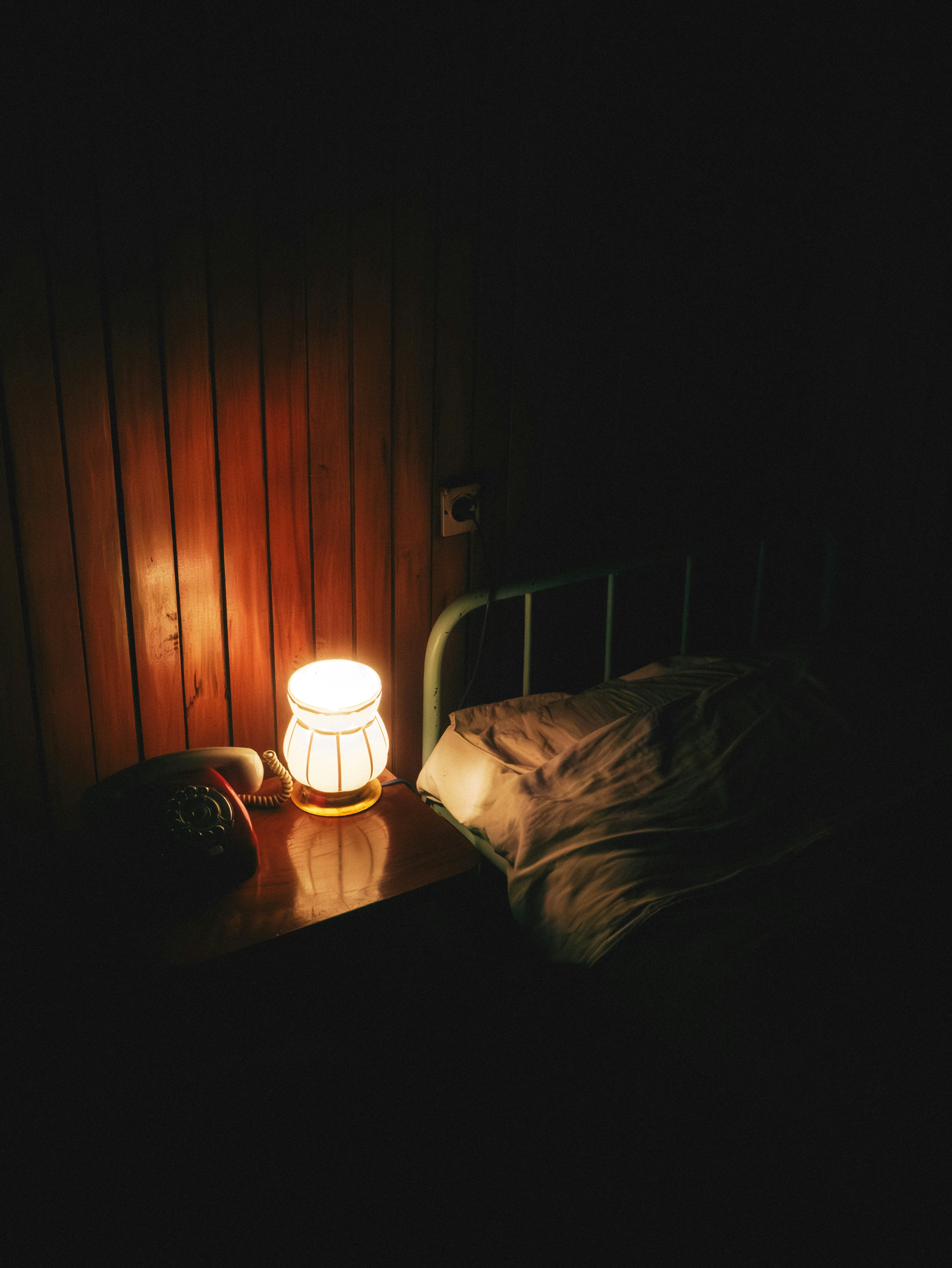 Quiet Nightfall by the Bedside Lamp