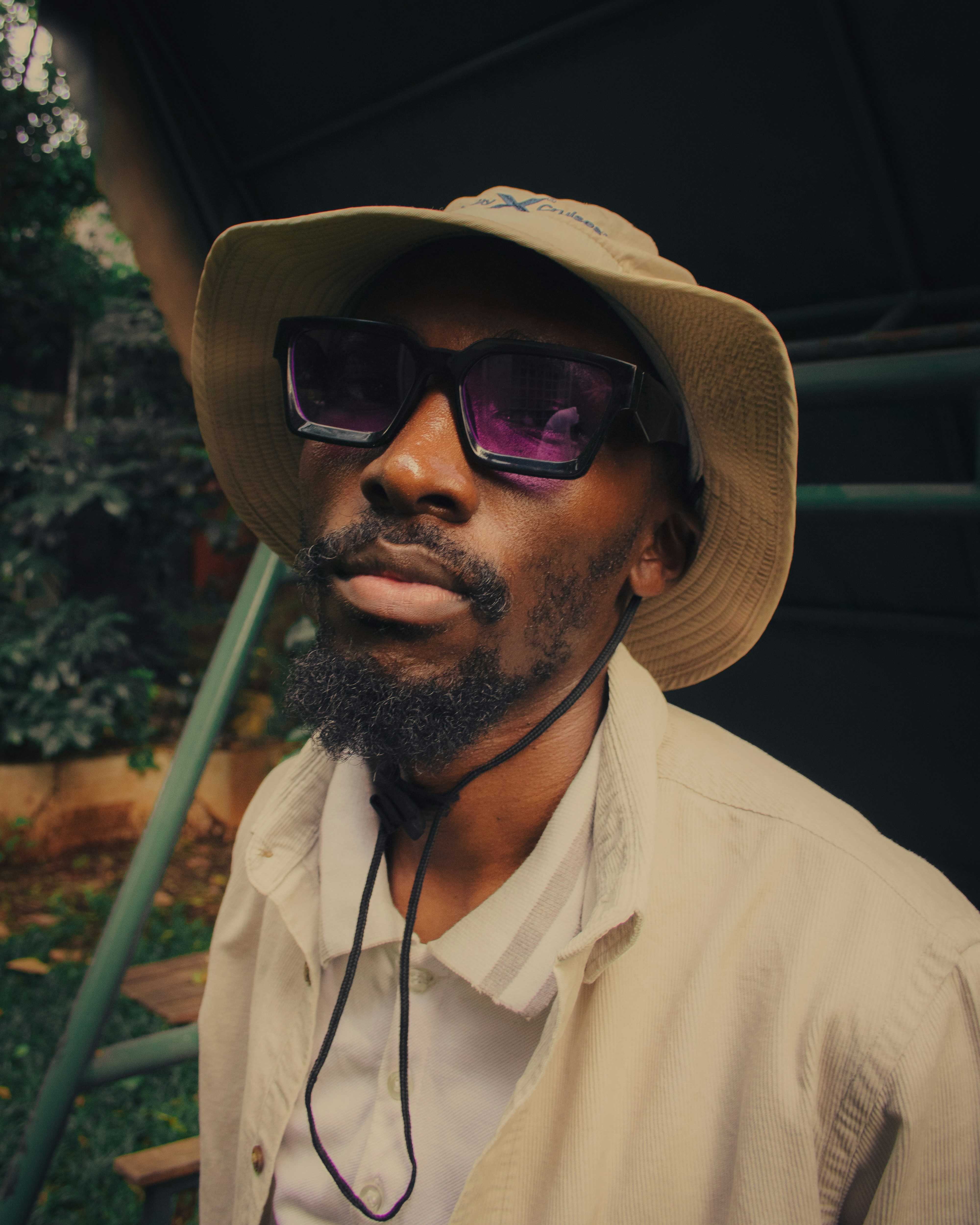 Sunhat Portrait: Quiet Confidence in Shade and Color