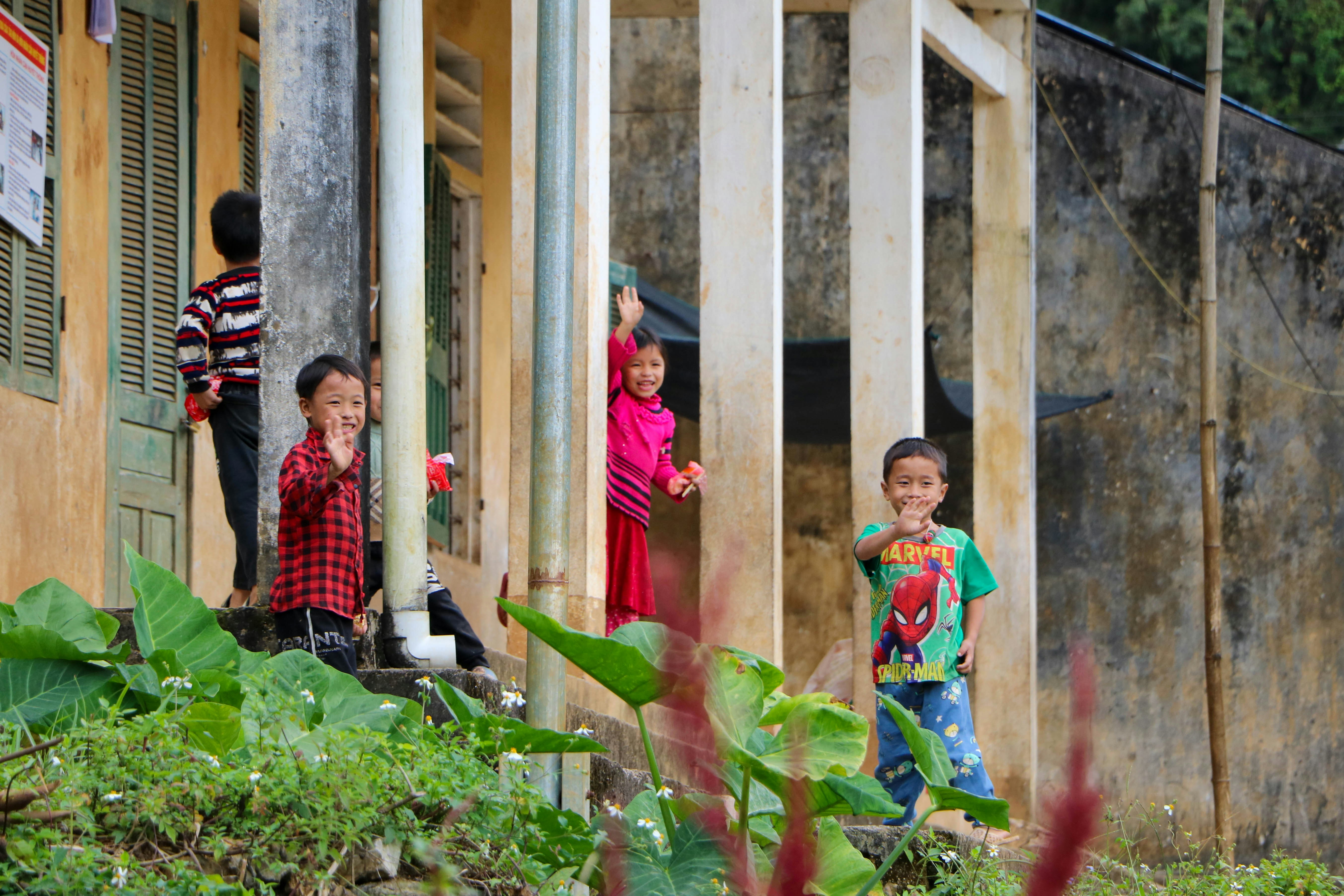 Children at the Edge: Playful Portrait in a Rural Terrace