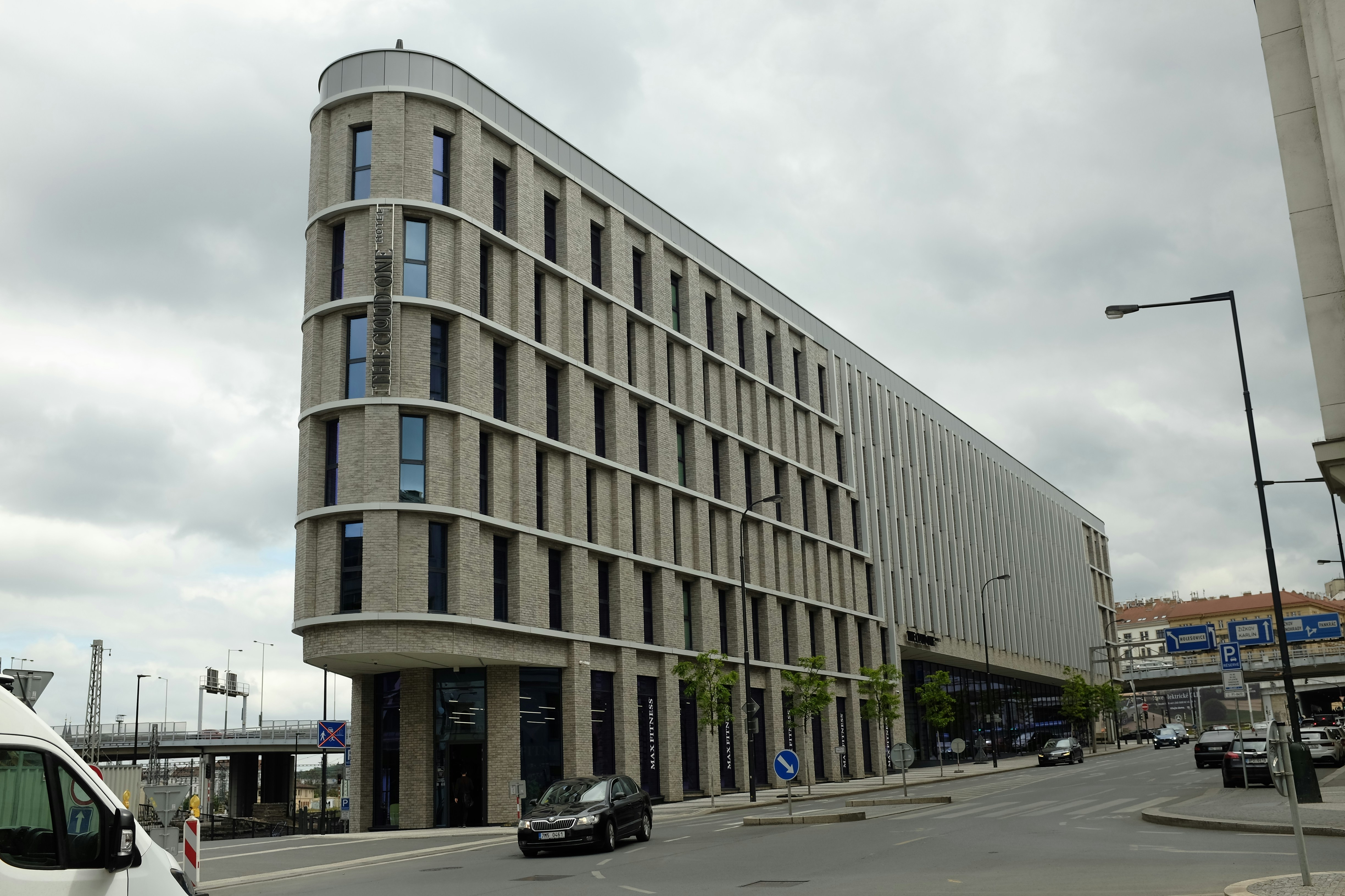 Curve and Concrete: A Tangled Row of Urban Bricks
