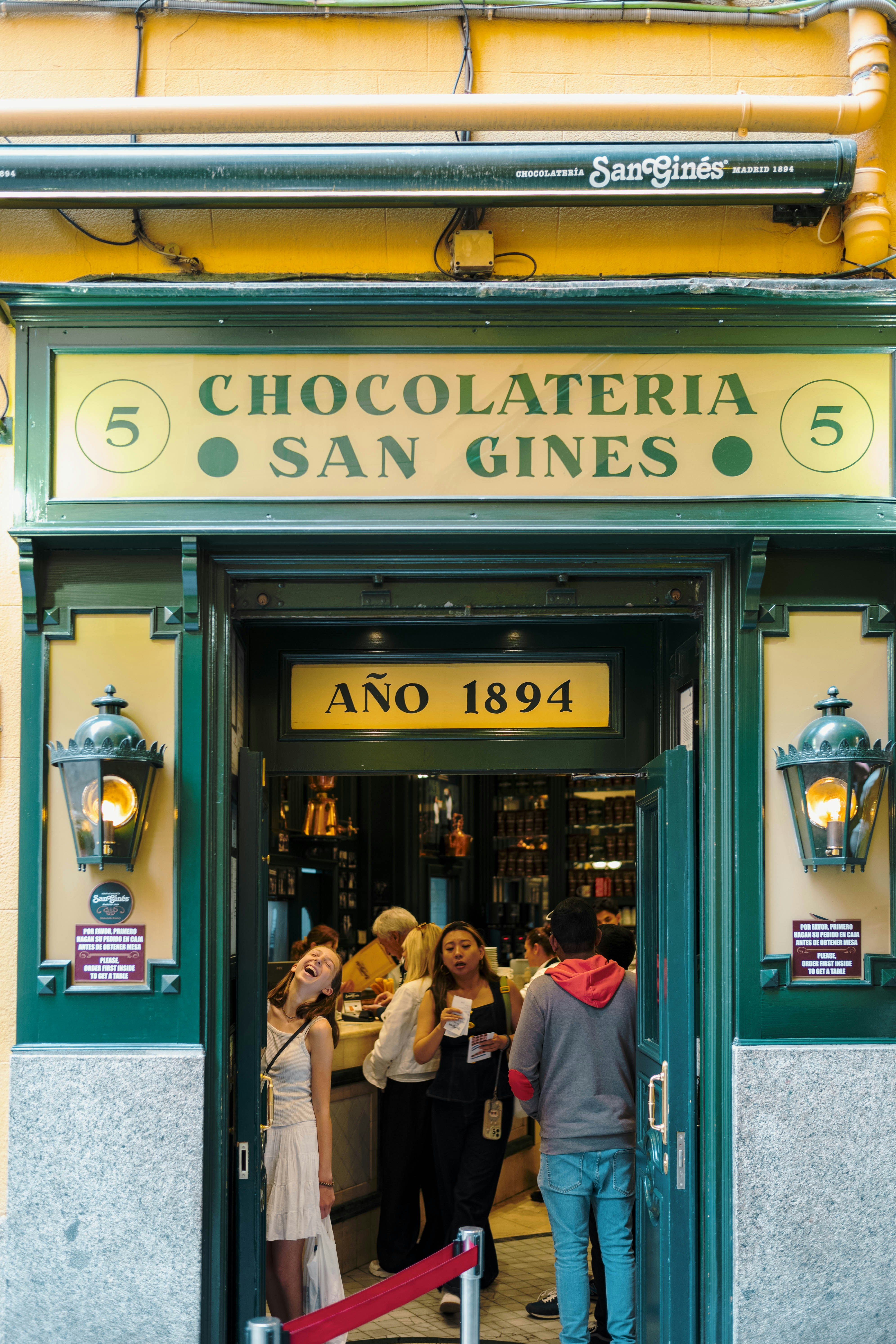 Año 1894: Steps into San Gines Chocolateria