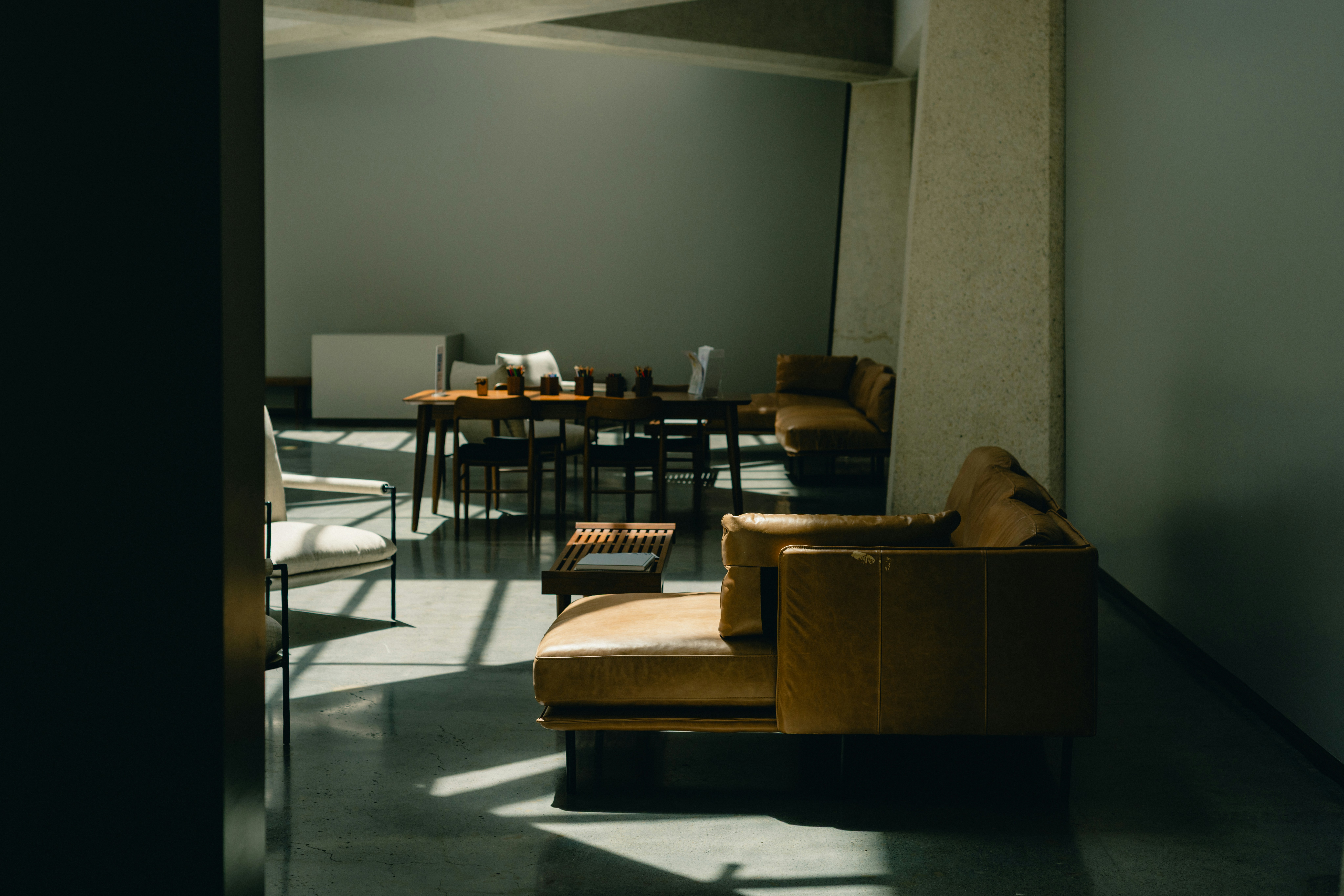 Mid-Century Lounge in Quiet Afternoon Light