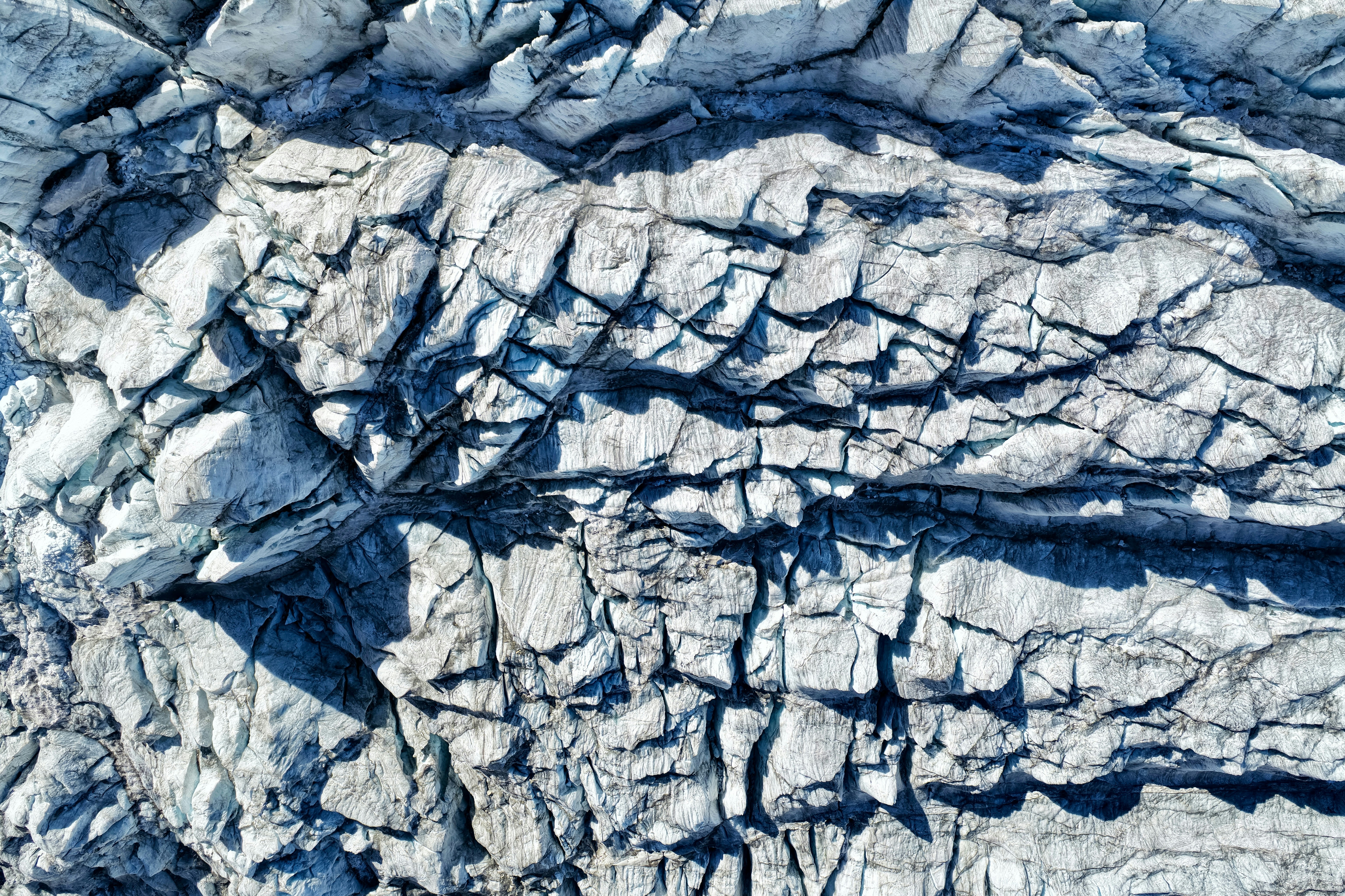 Geometric Glacier: Cracked Ice Patterns in Cold Light