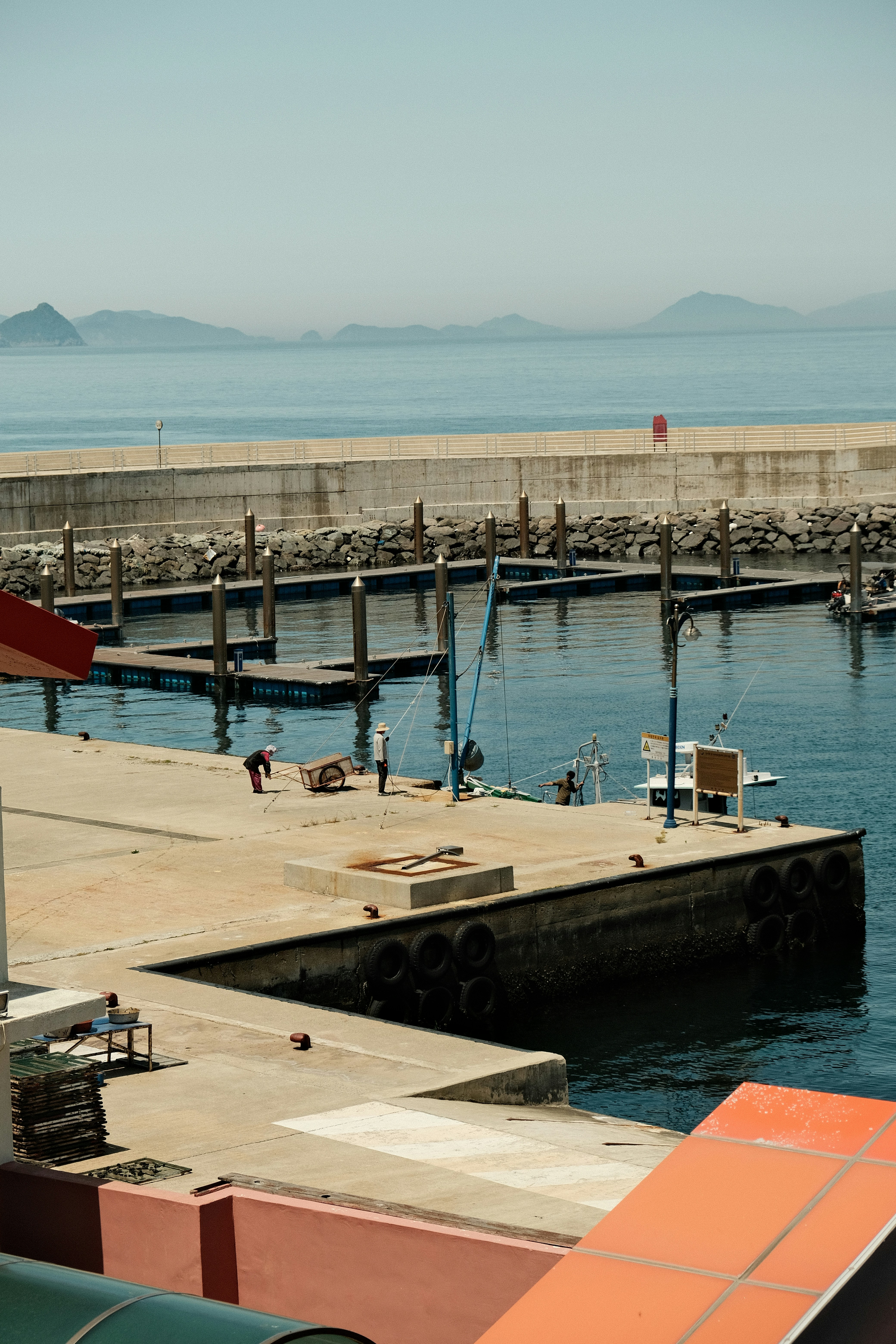 Harbor Steps: Quiet Confluence of Water and Concrete