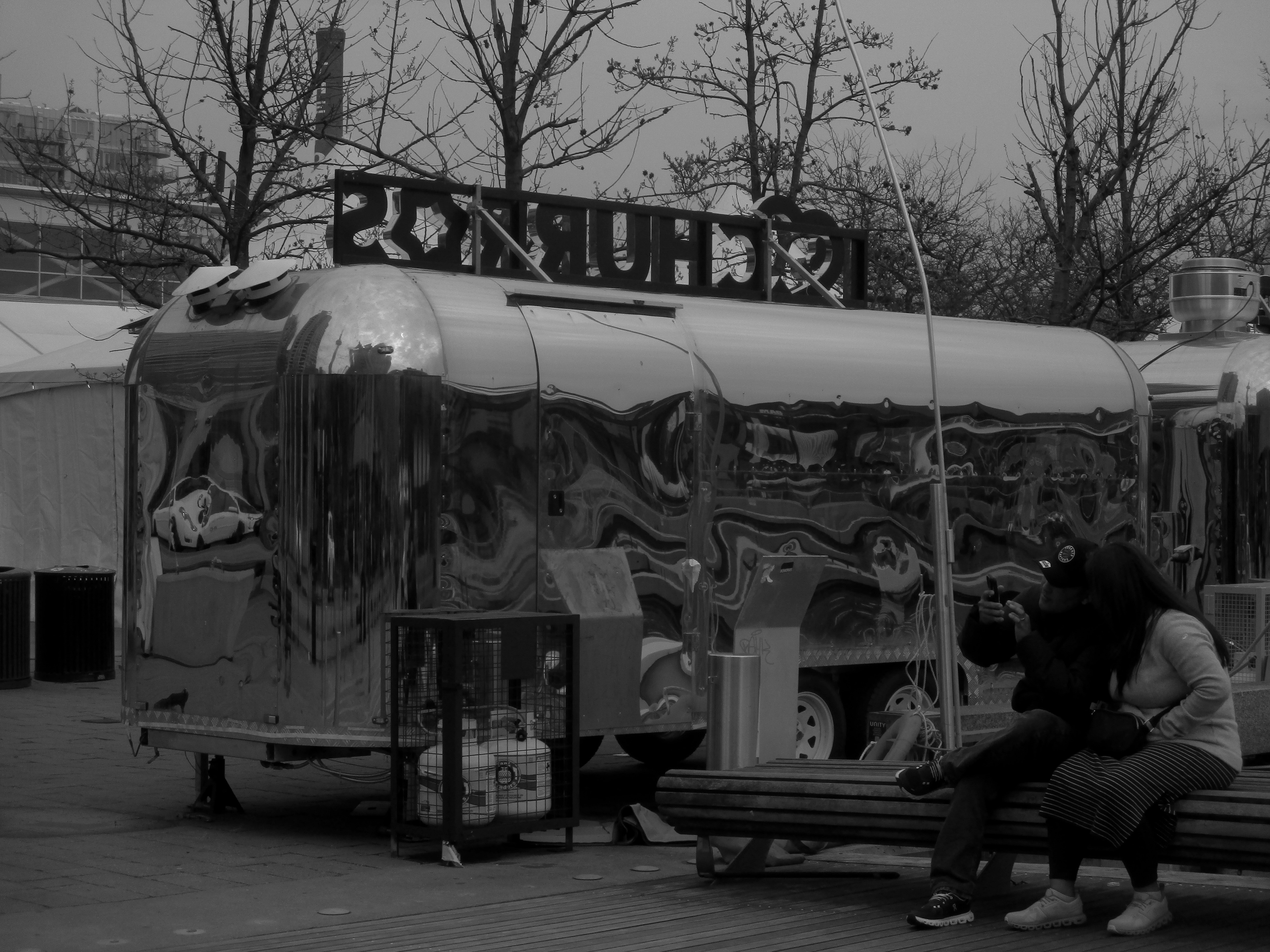 Chrome Trailer, Quiet Snack Break