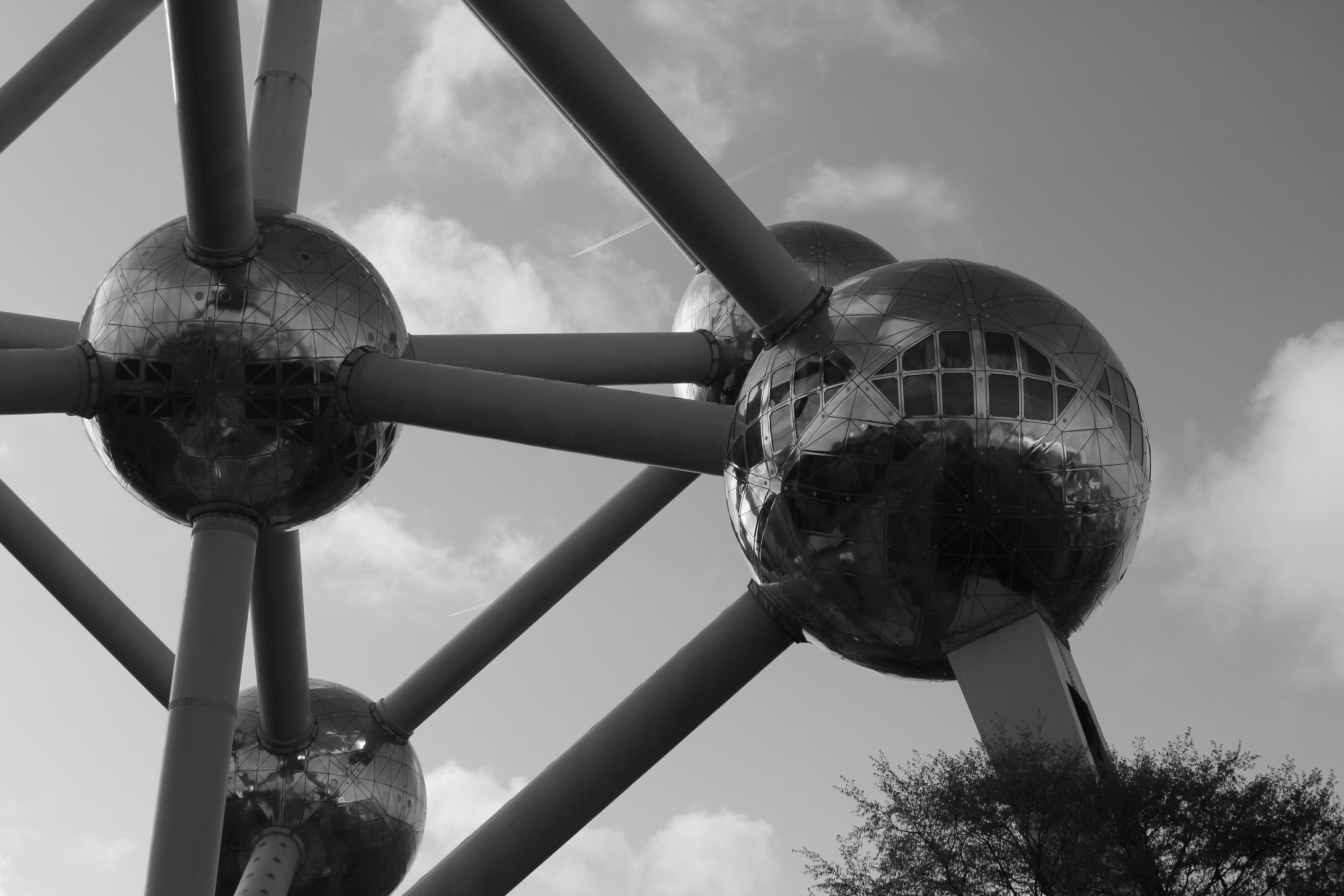 Glistening Spheres and Steel Helix: A Close Flyover of the Atomium