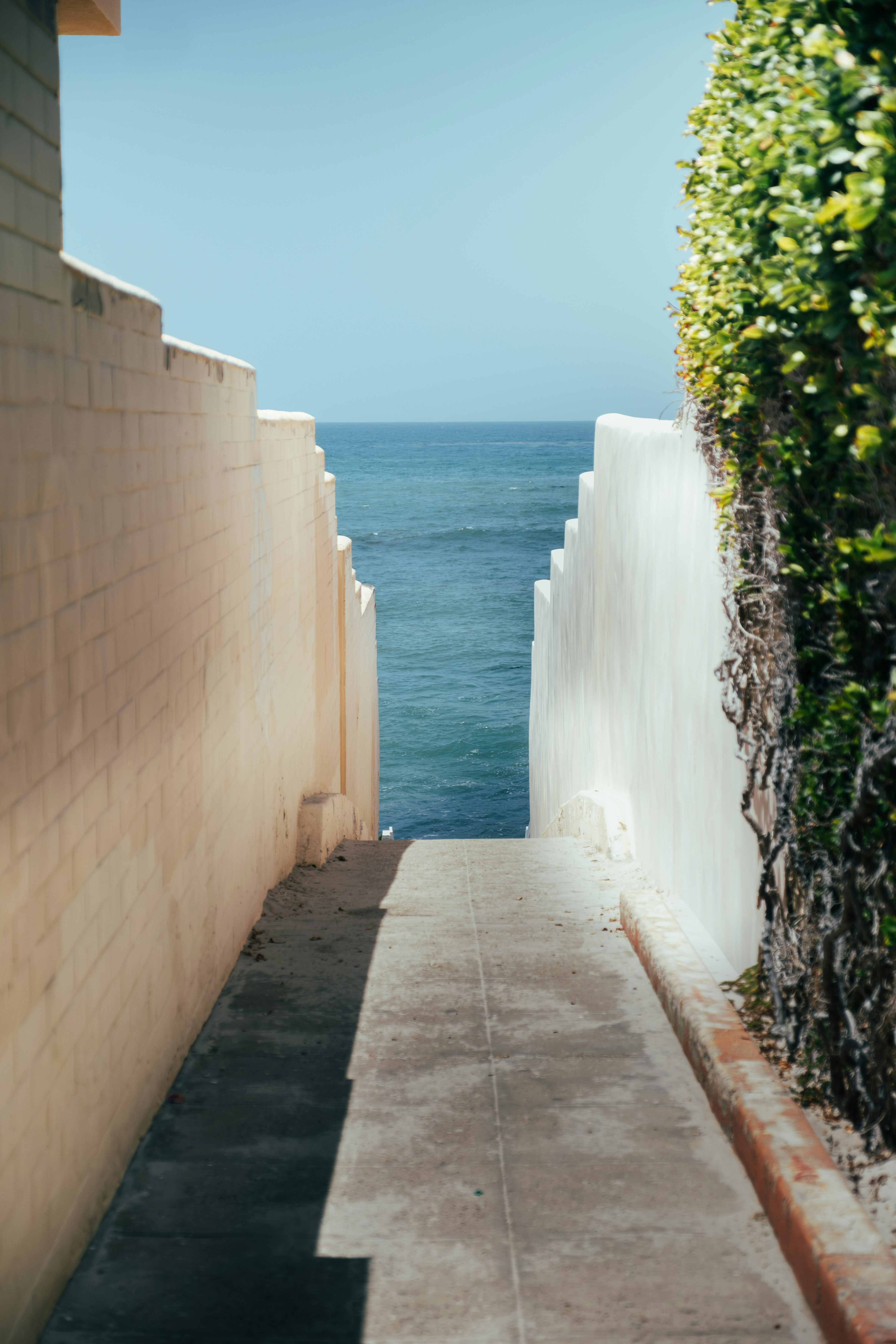 Sea Gap: A Narrow Path to the Horizon