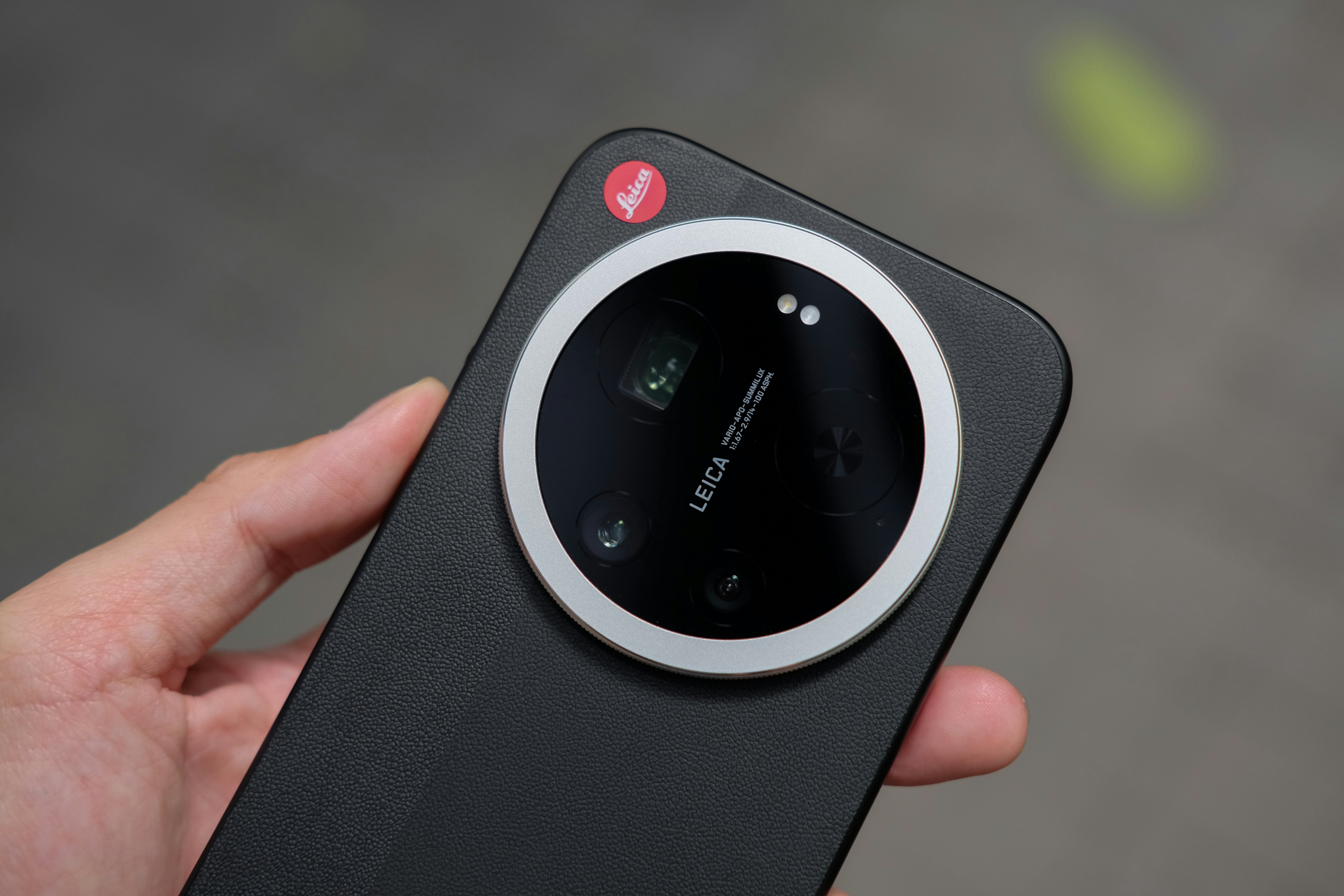 Leica Lens Circle: A Compact Mirrorless Moment