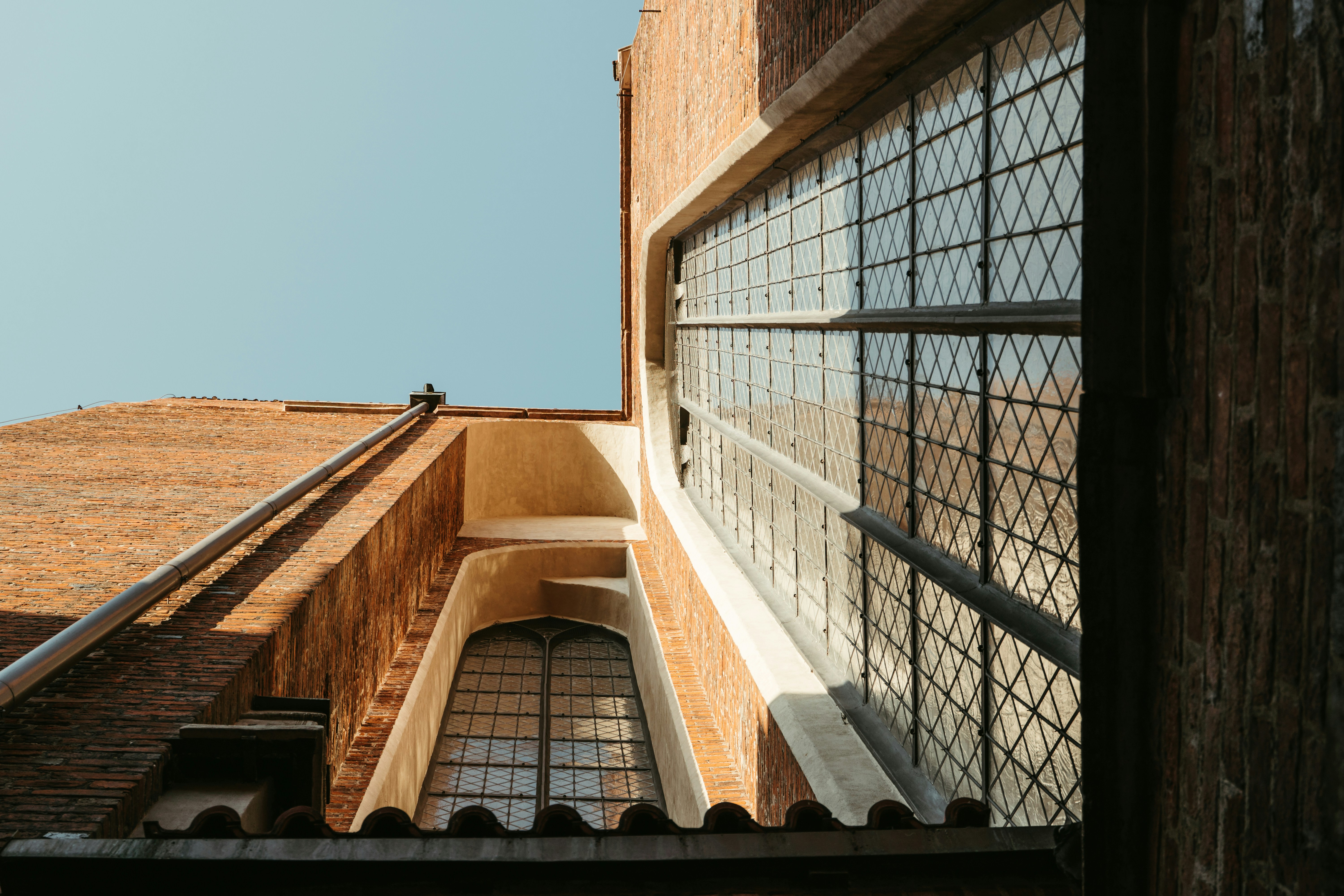 Angular Brickwork: Upward View Through a Stark Window Network