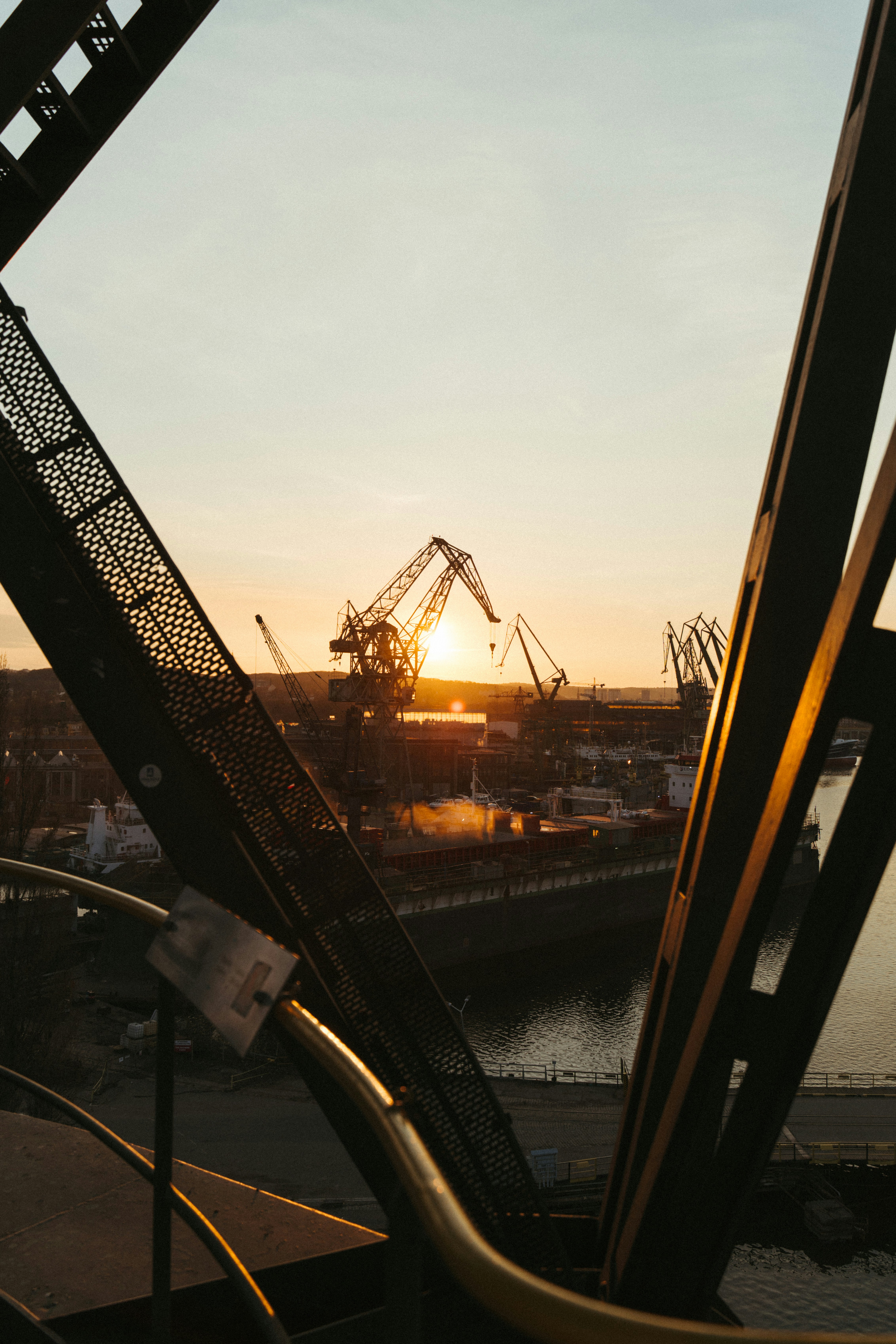 Sunrise Over the Crane Yard: Framing a City Harbor from Inside the Frame