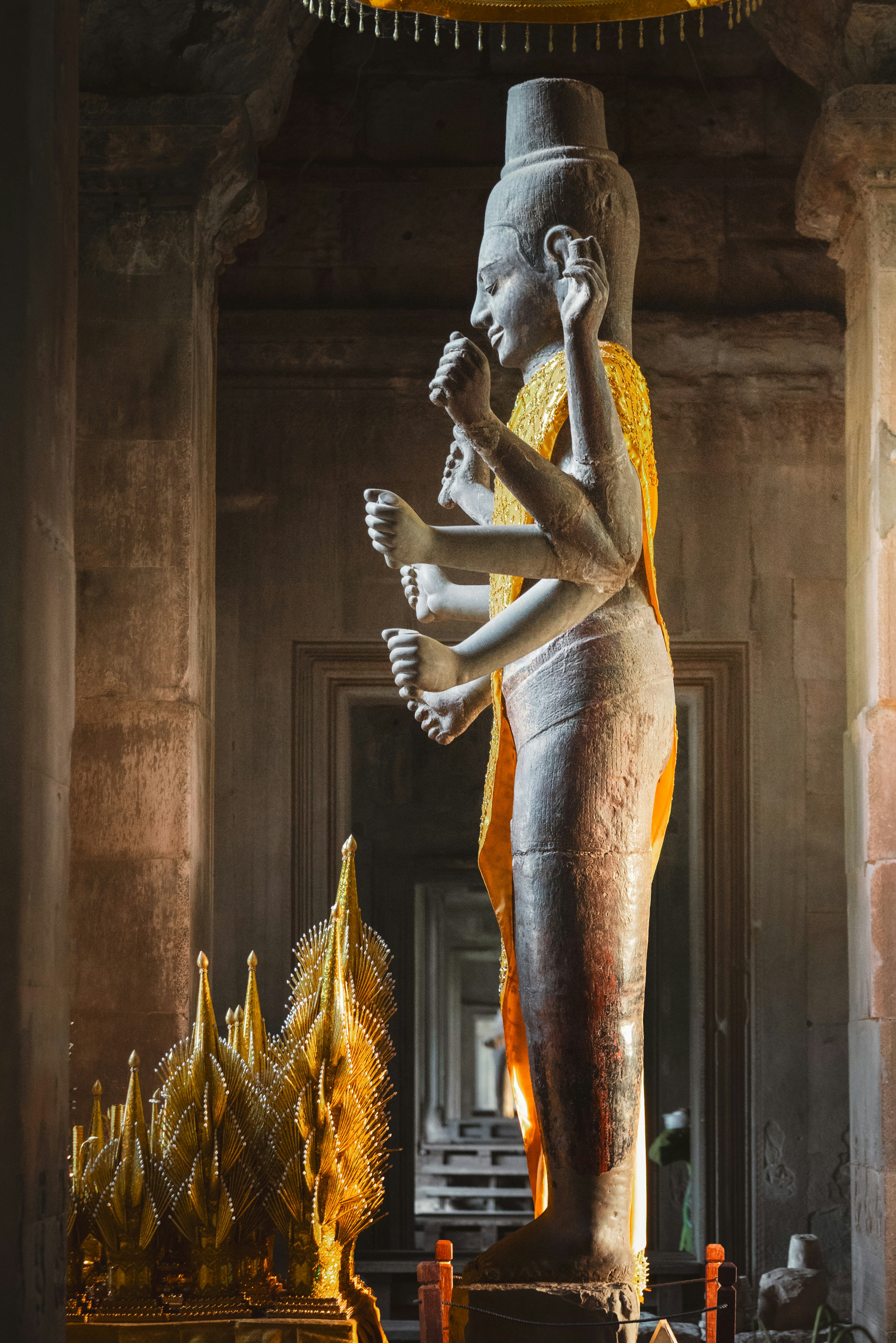 Golden Threaded Silence: A Multiperceptive Shrine Statue