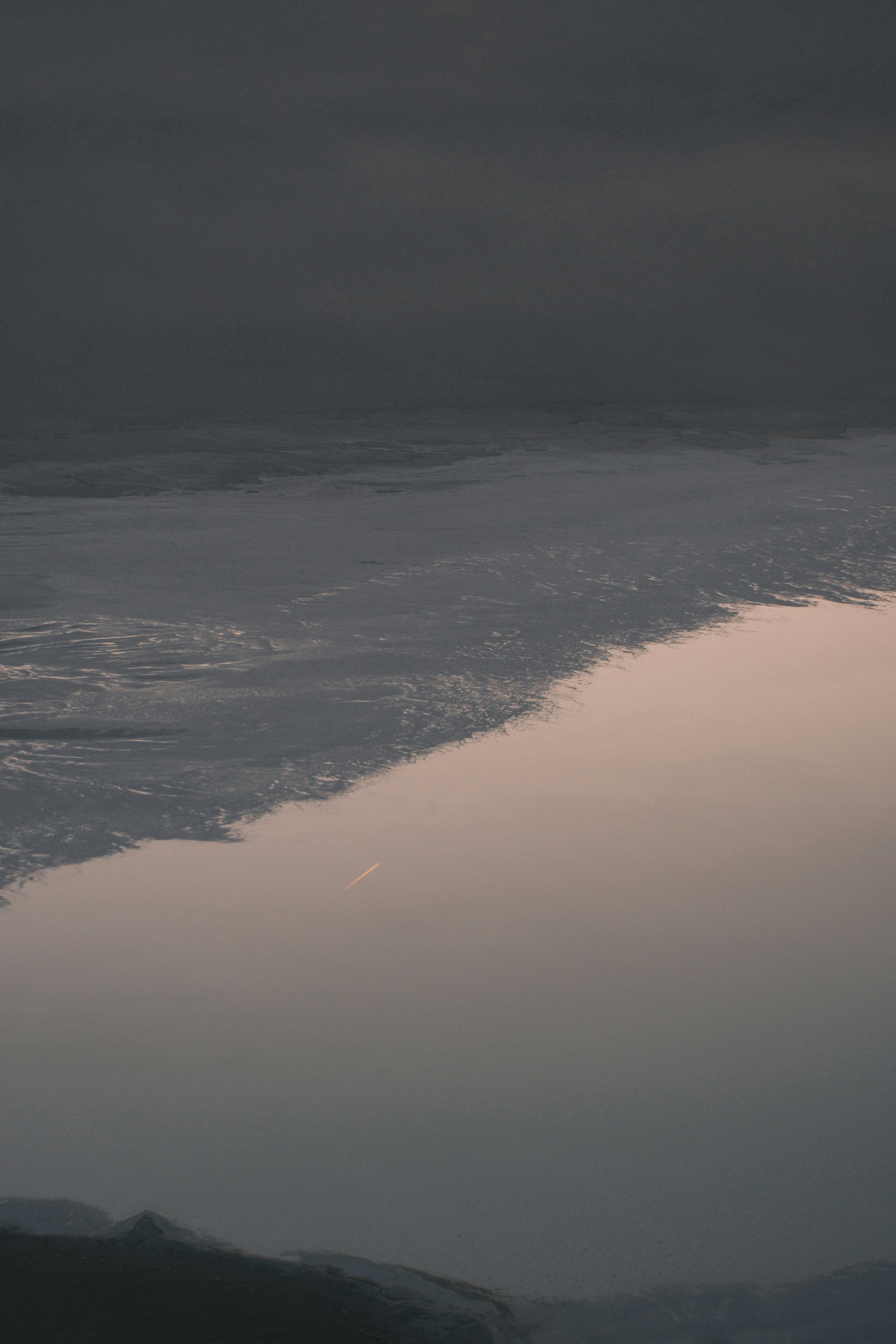 Soft Horizon: Melted Light Over Quiet Sea