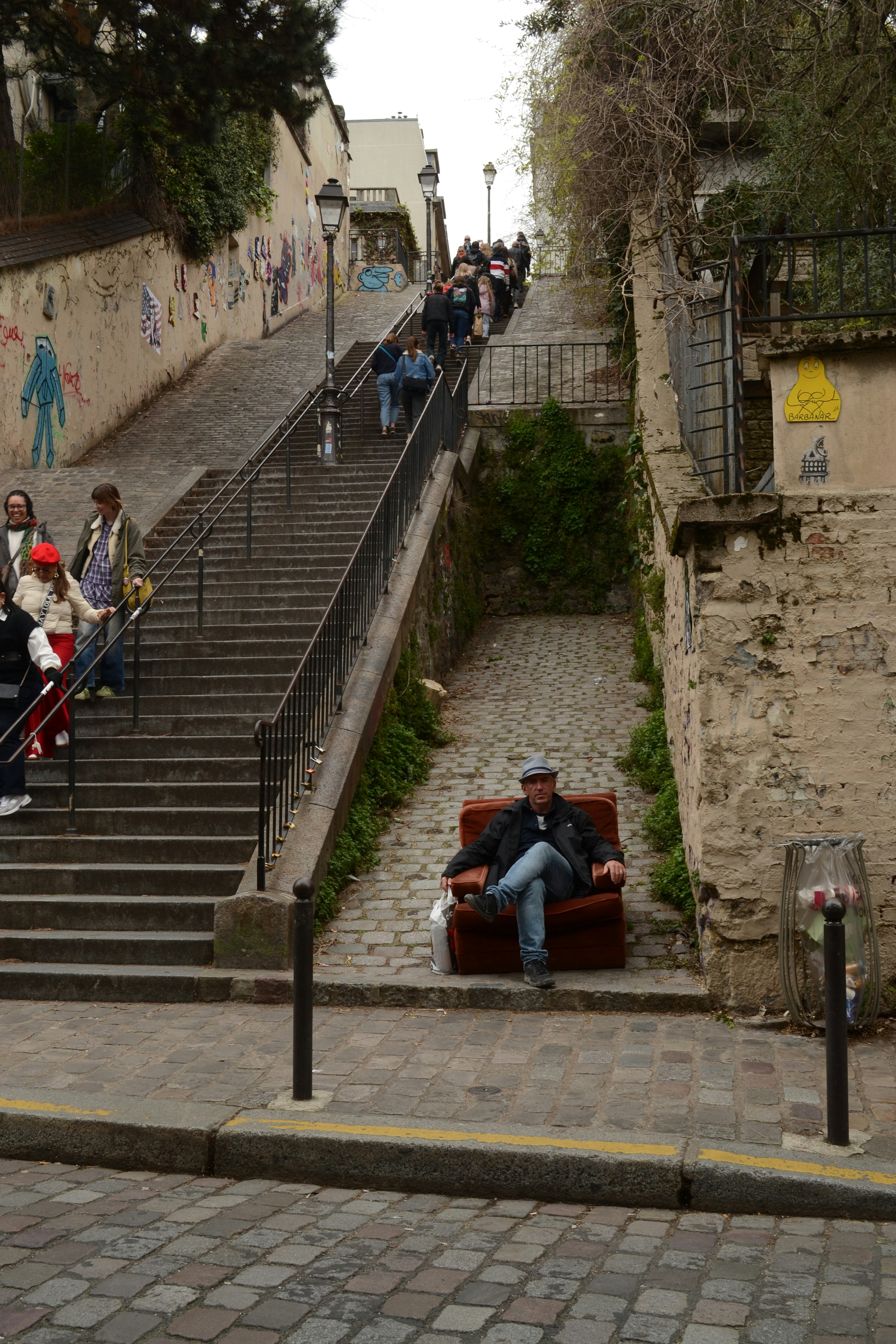 Street Staircase Saga: A Couch Surfer in the Alley of Montmartre