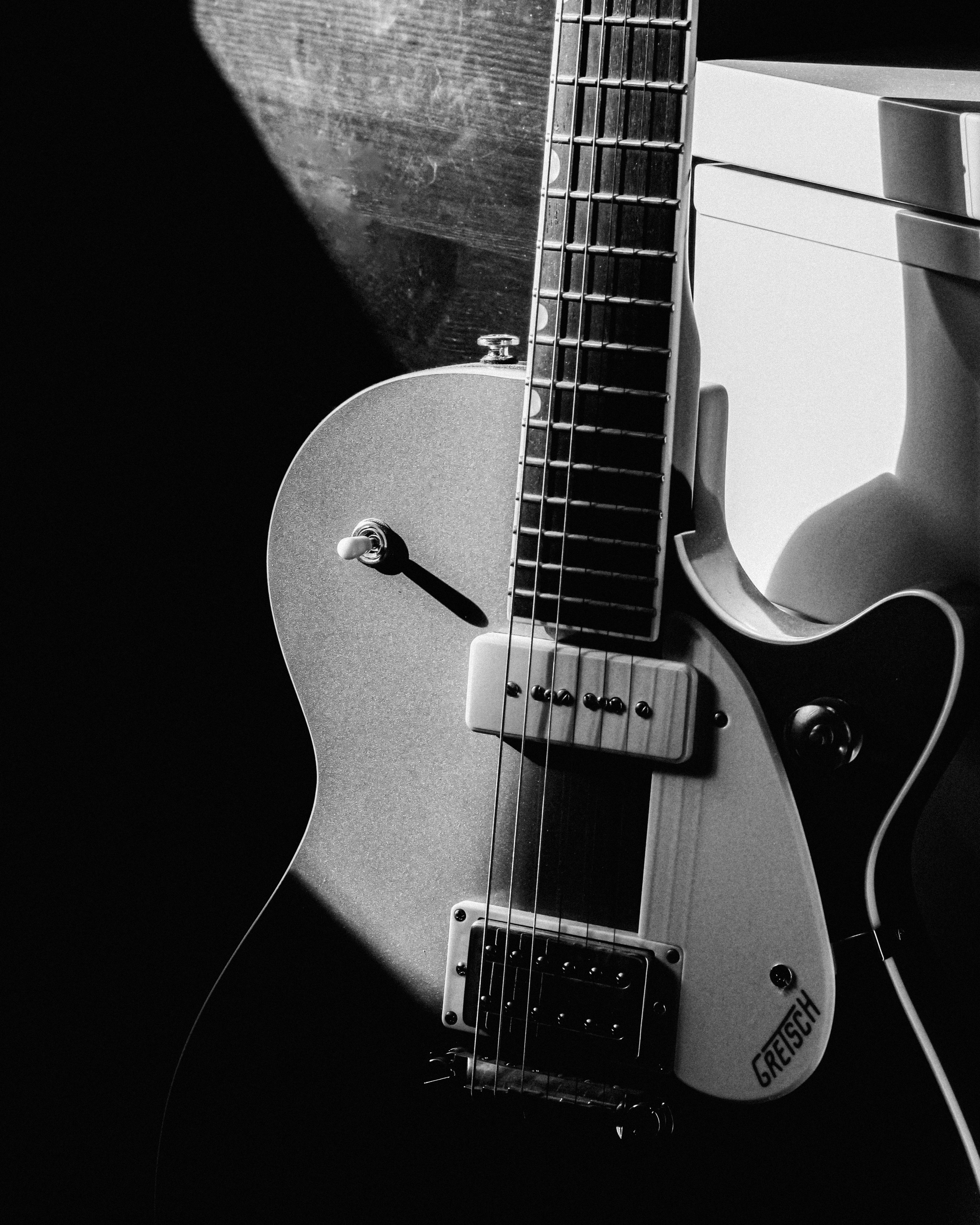 Midnight Hollow: A Grayscale Telecaster Quietly Anchored in Shadow
