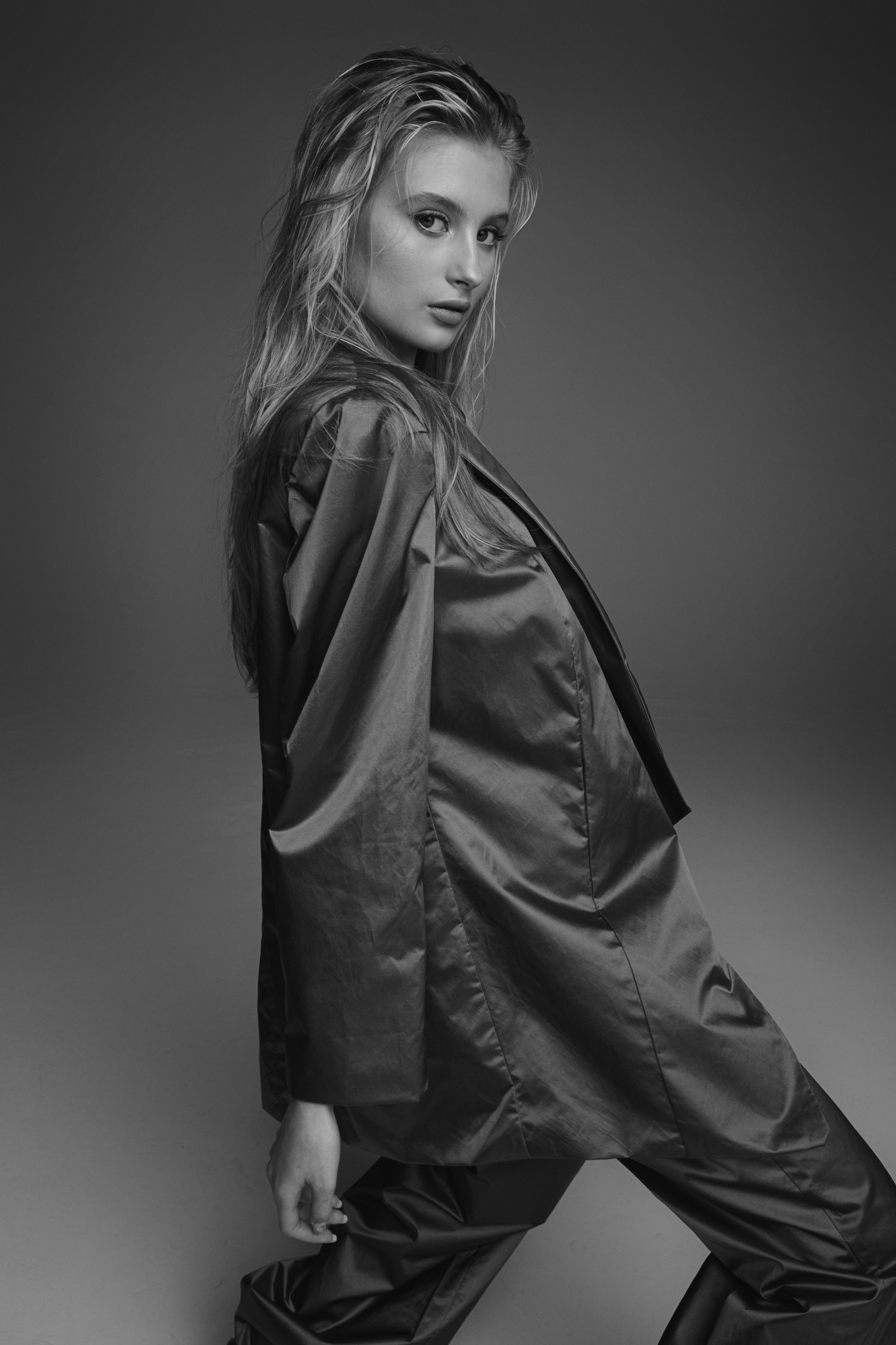 OLA SZKOLDA Photo Shoot Follow: https://instagram.com/olaszkolda Ola Szkołda is a rising Polish fashion model and digital creator known for her striking beauty, effortless elegance, and modern high-fashion aesthetic. With her long blonde hair, expressive eyes, flawless skin, and naturally photogenic presence, she represents the new generation of European fashion influencers and luxury lifestyle personalities. Ola combines classic feminine beauty with contemporary runway energy, making her a perfect fit for editorial fashion campaigns, luxury brands, swimwear shoots and social med