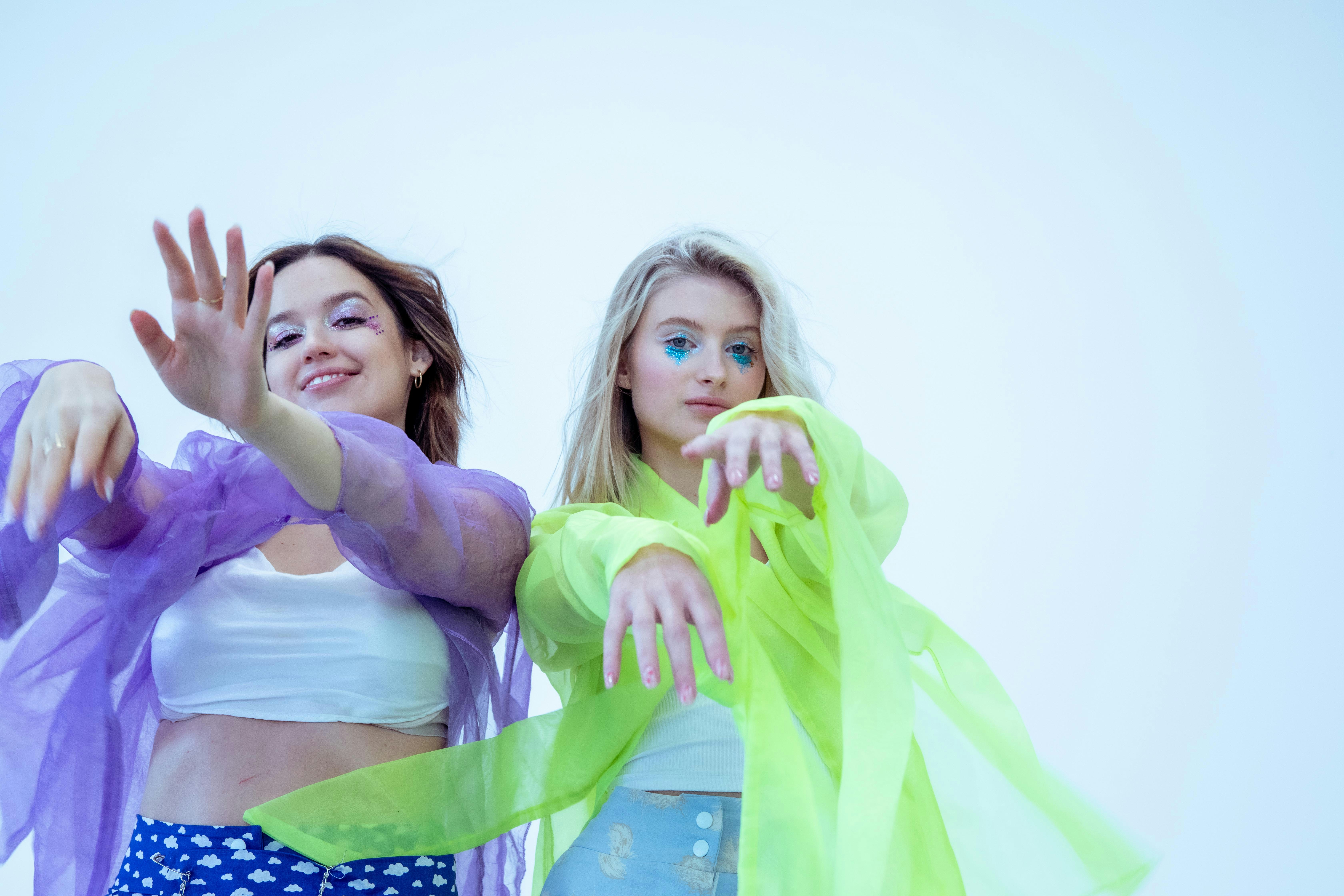 Vivid Neon Drapes, Twin Expressions