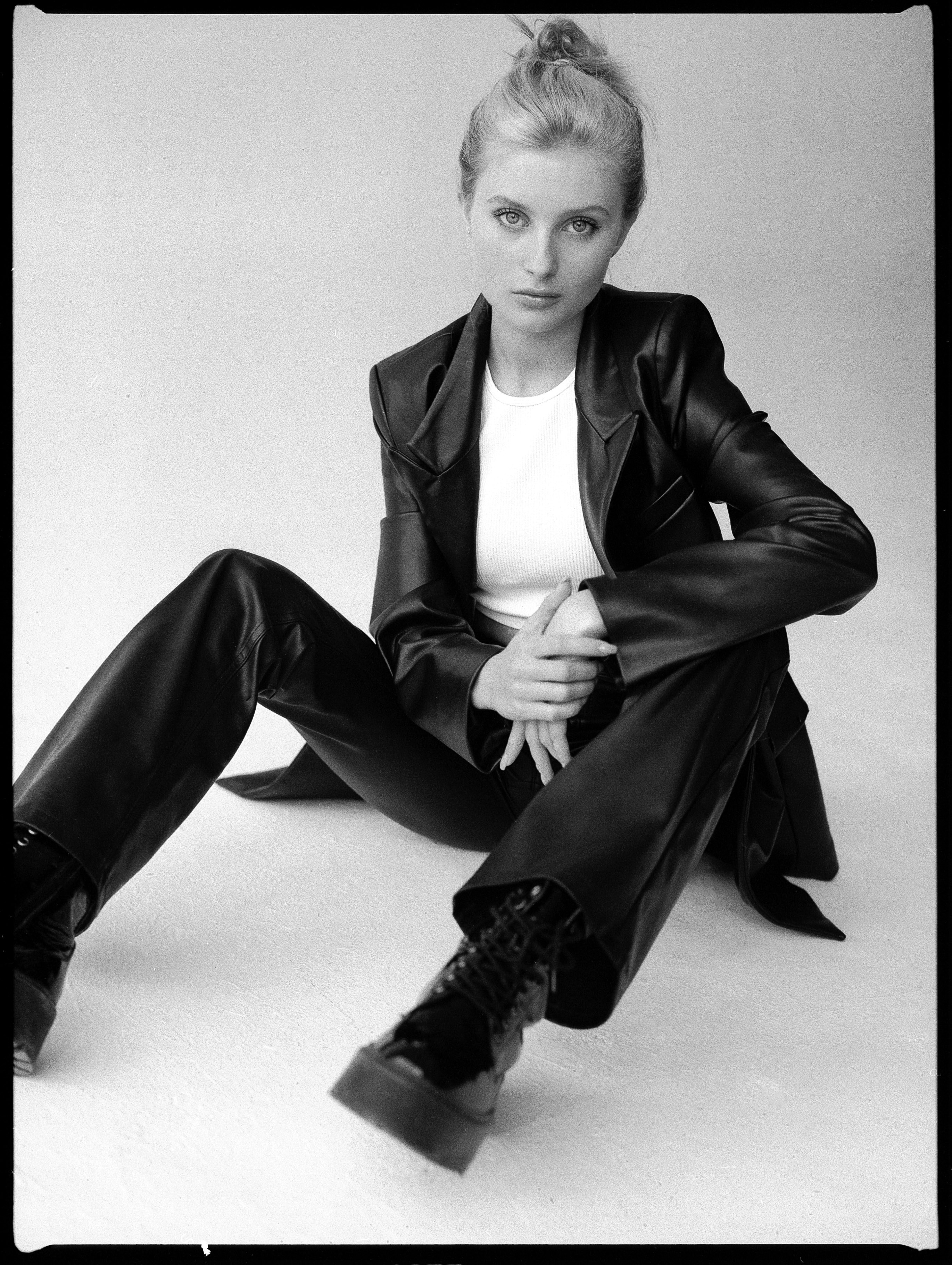 OLA SZKOLDA Photo Shoot Follow: https://instagram.com/olaszkolda Ola Szkołda is a rising Polish fashion model and digital creator known for her striking beauty, effortless elegance, and modern high-fashion aesthetic. With her long blonde hair, expressive eyes, flawless skin, and naturally photogenic presence, she represents the new generation of European fashion influencers and luxury lifestyle personalities. Ola combines classic feminine beauty with contemporary runway energy, making her a perfect fit for editorial fashion campaigns, luxury brands, swimwear shoots and social med