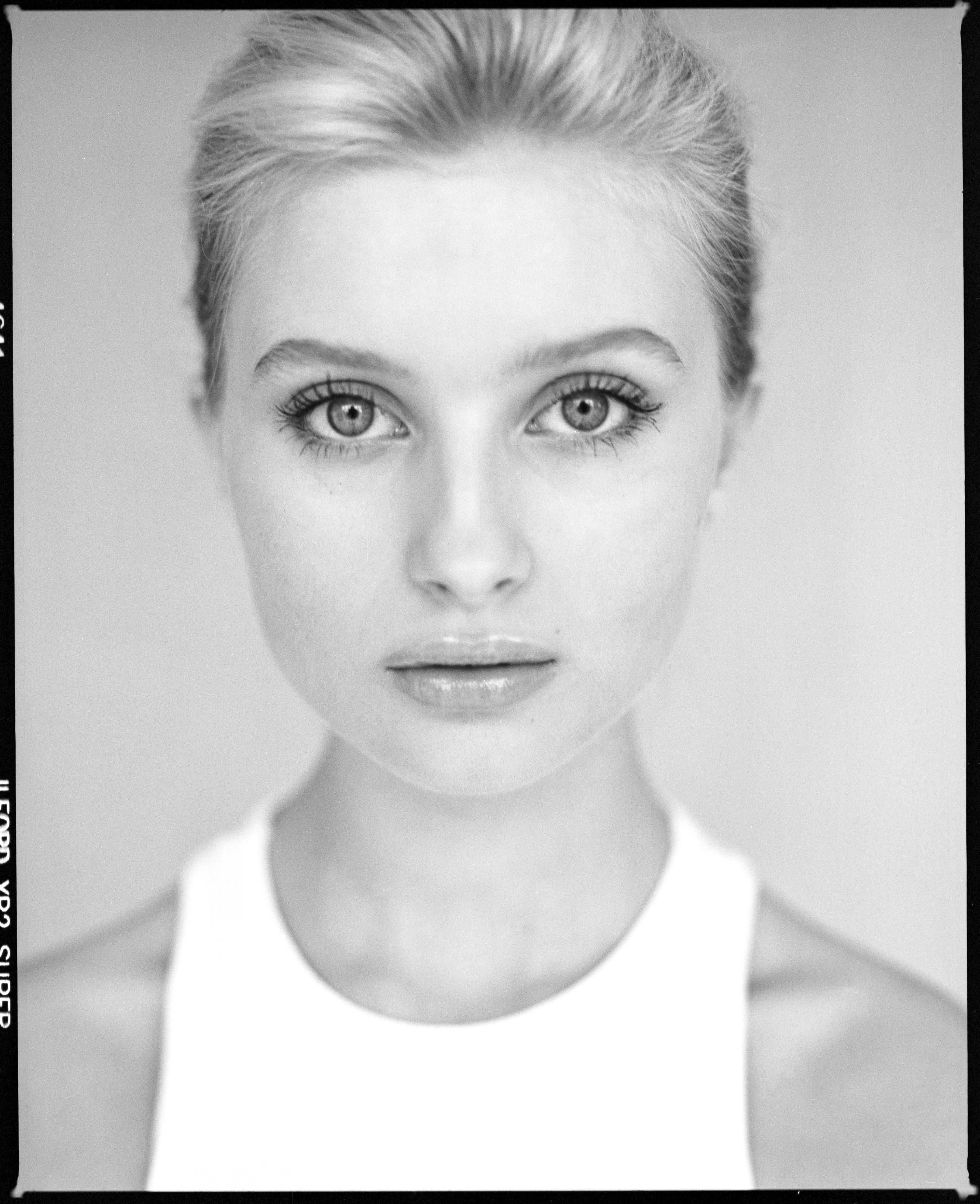OLA SZKOLDA Photo Shoot Follow: https://instagram.com/olaszkolda Ola Szkołda is a rising Polish fashion model and digital creator known for her striking beauty, effortless elegance, and modern high-fashion aesthetic. With her long blonde hair, expressive eyes, flawless skin, and naturally photogenic presence, she represents the new generation of European fashion influencers and luxury lifestyle personalities. Ola combines classic feminine beauty with contemporary runway energy, making her a perfect fit for editorial fashion campaigns, luxury brands, swimwear shoots and social med