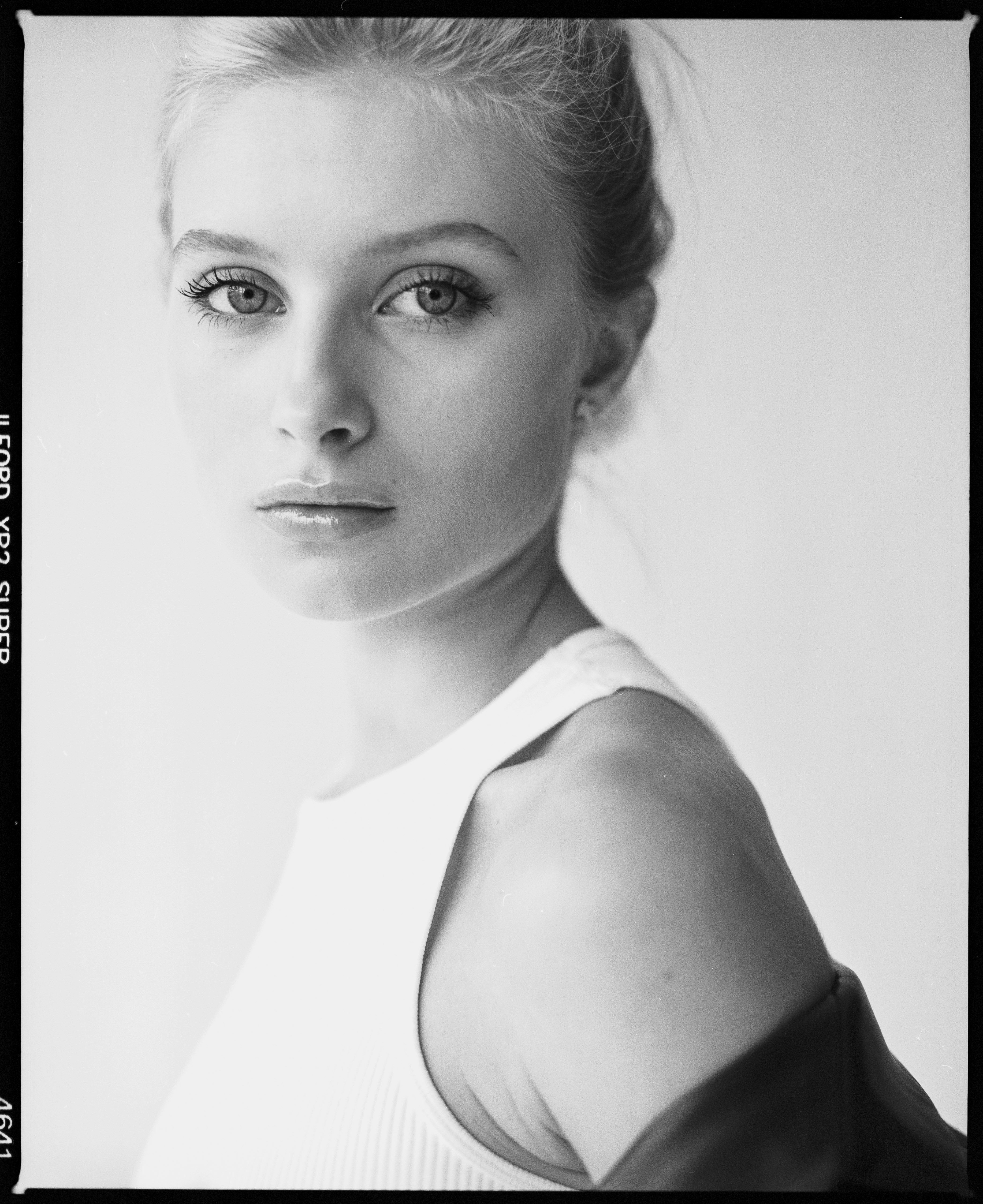 OLA SZKOLDA Photo Shoot Follow: https://instagram.com/olaszkolda Ola Szkołda is a rising Polish fashion model and digital creator known for her striking beauty, effortless elegance, and modern high-fashion aesthetic. With her long blonde hair, expressive eyes, flawless skin, and naturally photogenic presence, she represents the new generation of European fashion influencers and luxury lifestyle personalities. Ola combines classic feminine beauty with contemporary runway energy, making her a perfect fit for editorial fashion campaigns, luxury brands, swimwear shoots and social med