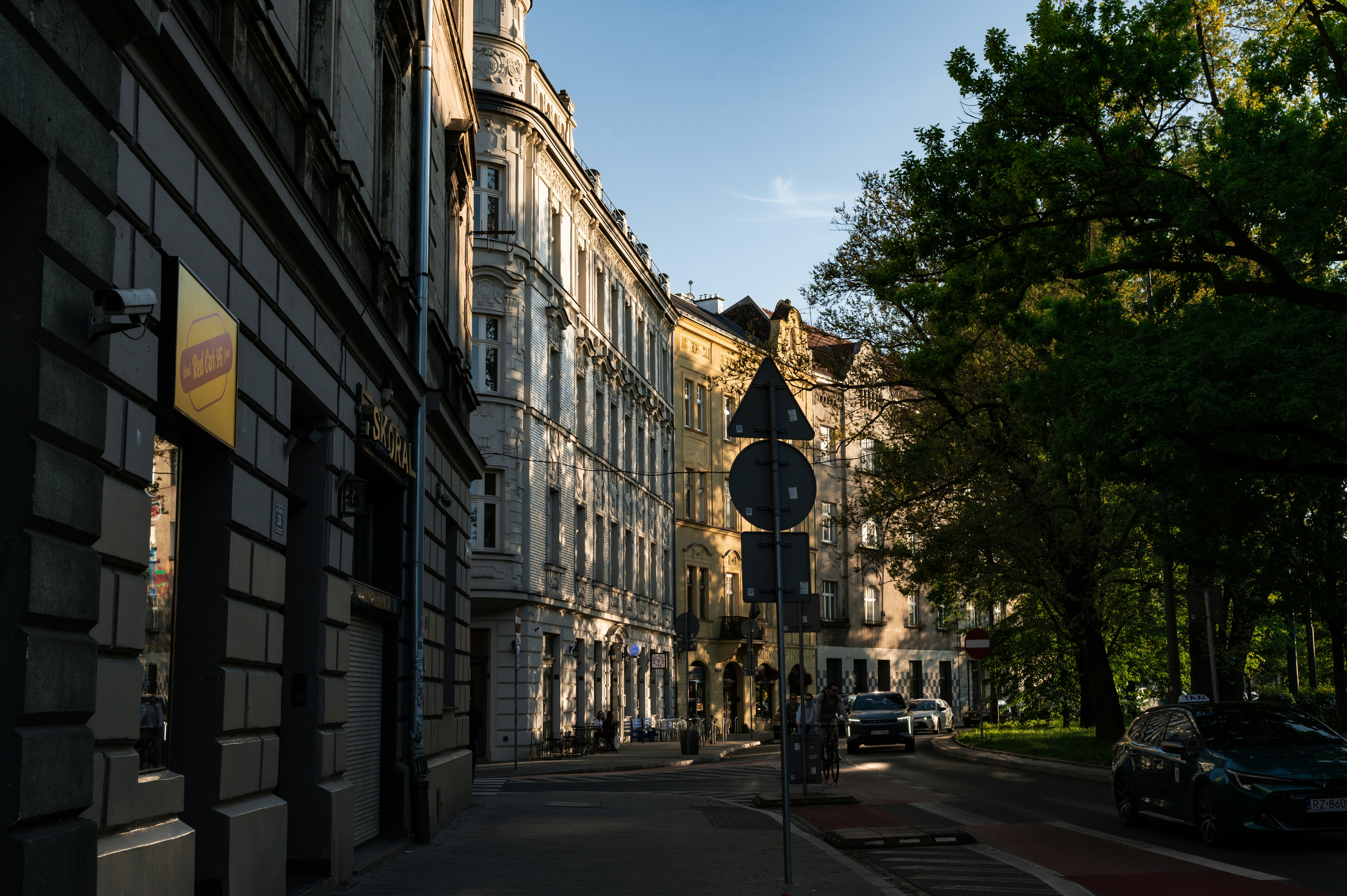 Sunlit City Street Slices: A Quiet Morning Walk Through Historic Facades